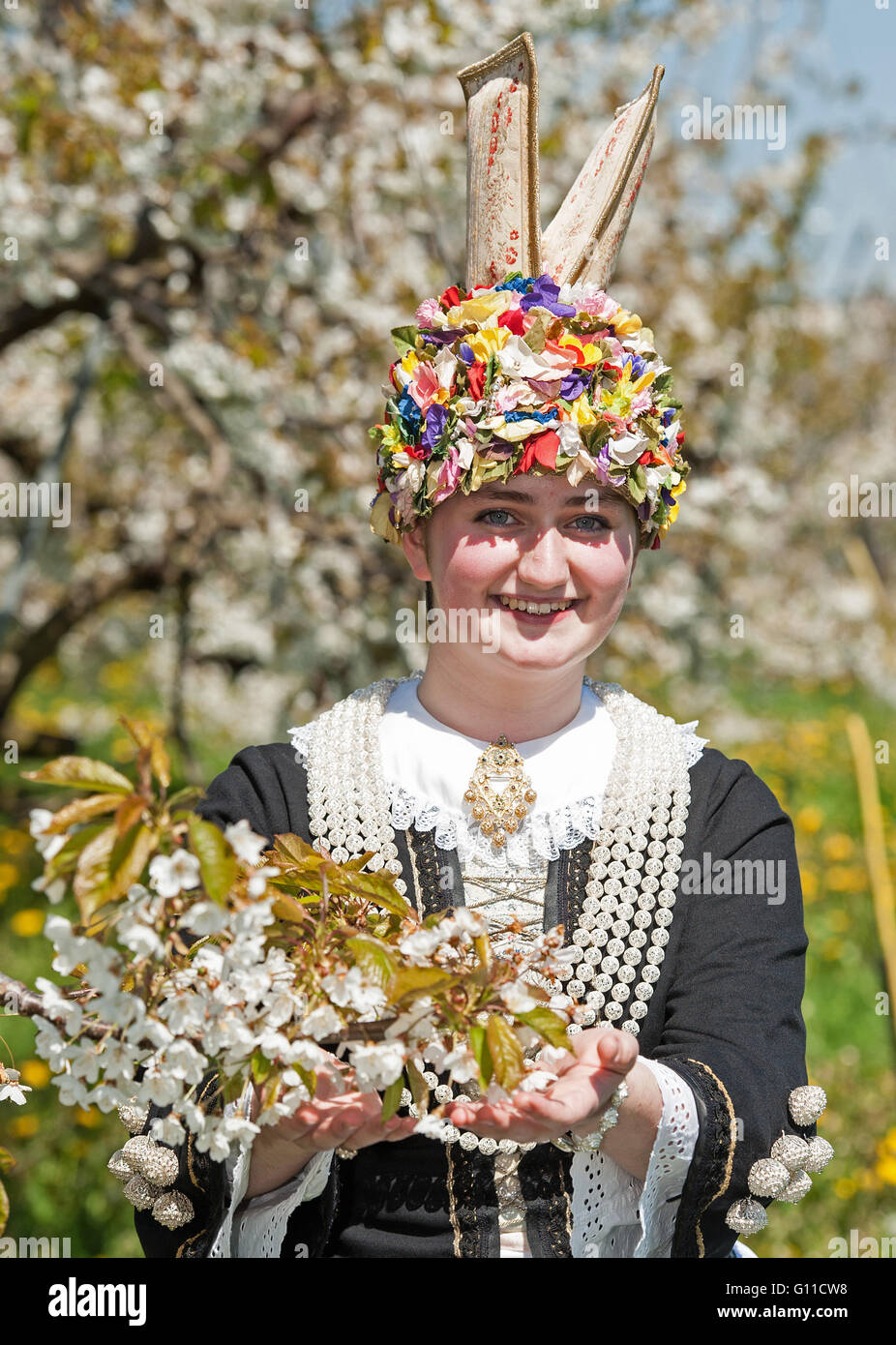 May Queen Crowning Stock Photos & May Queen Crowning Stock Images - Alamy