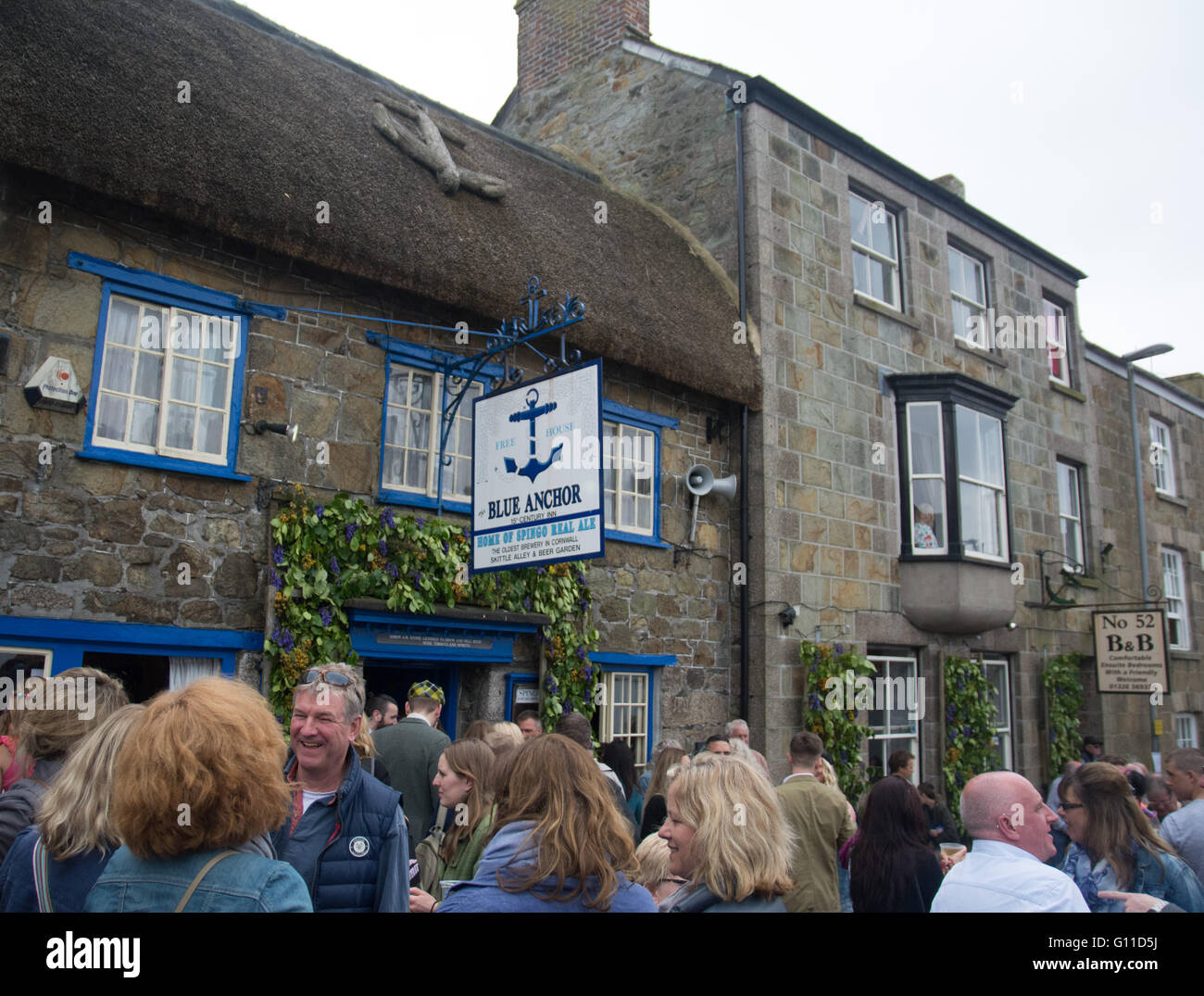 Helston pub hi-res stock photography and images - Alamy