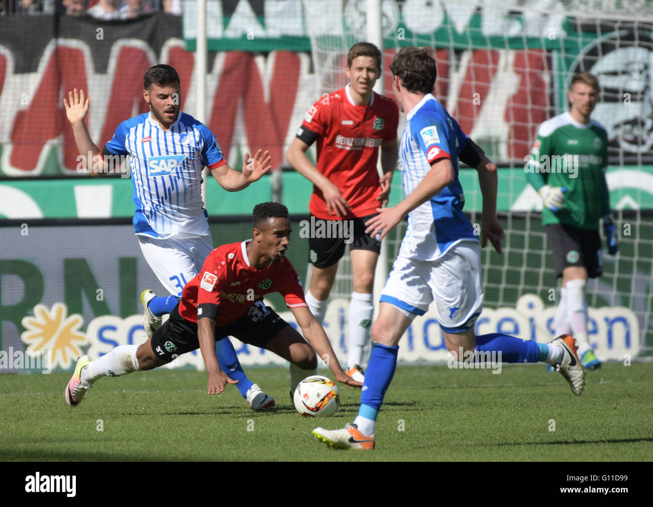 Hanover, Germany. 07th May, 2016. Hannover's Noah-Joel Sarenren-Bazee ...