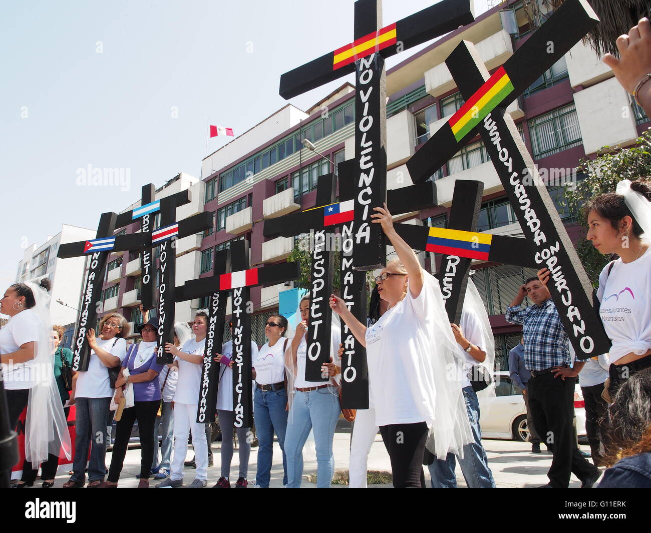 Lima, Peru. 06th May, 2016. Lima, May 6th, battered migrant mothers ...