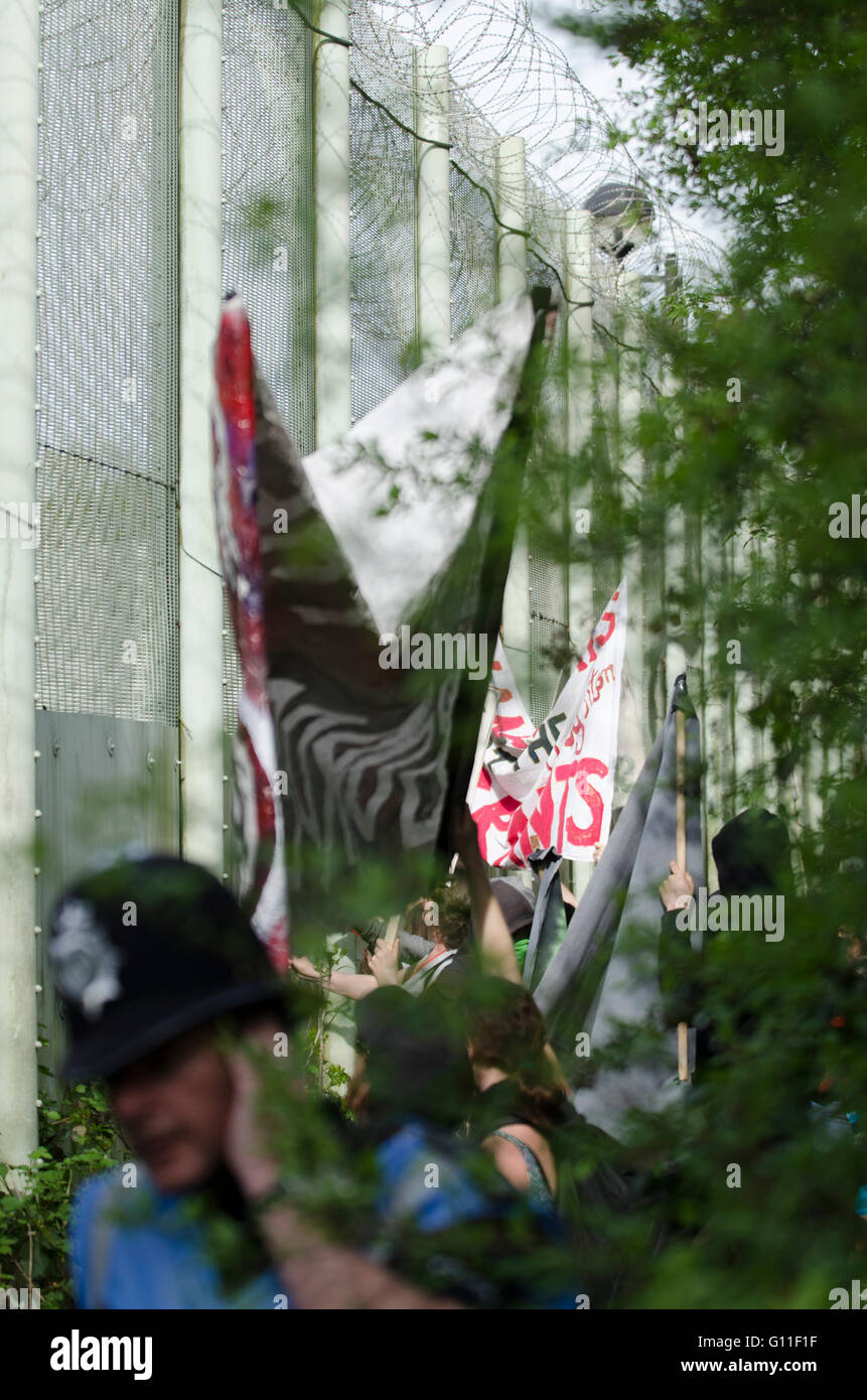 Brook house centre detention hi-res stock photography and images - Alamy