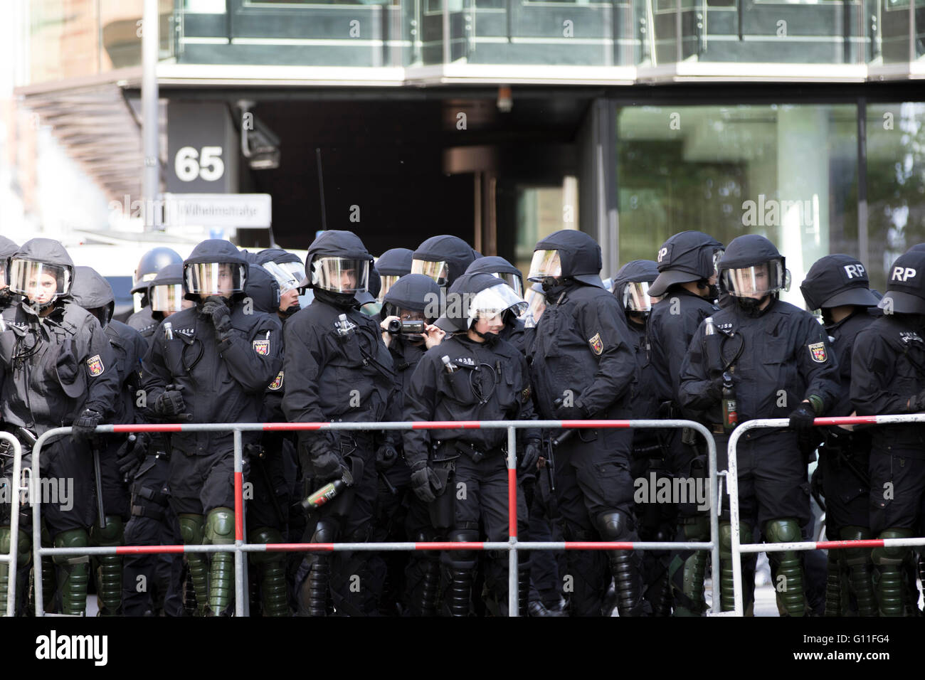 Clashing protest groups hi-res stock photography and images - Alamy