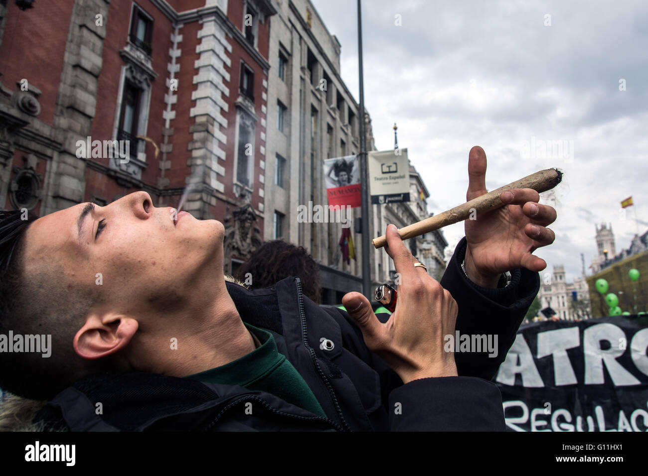 Marihuana smokers hi-res stock photography and images - Alamy
