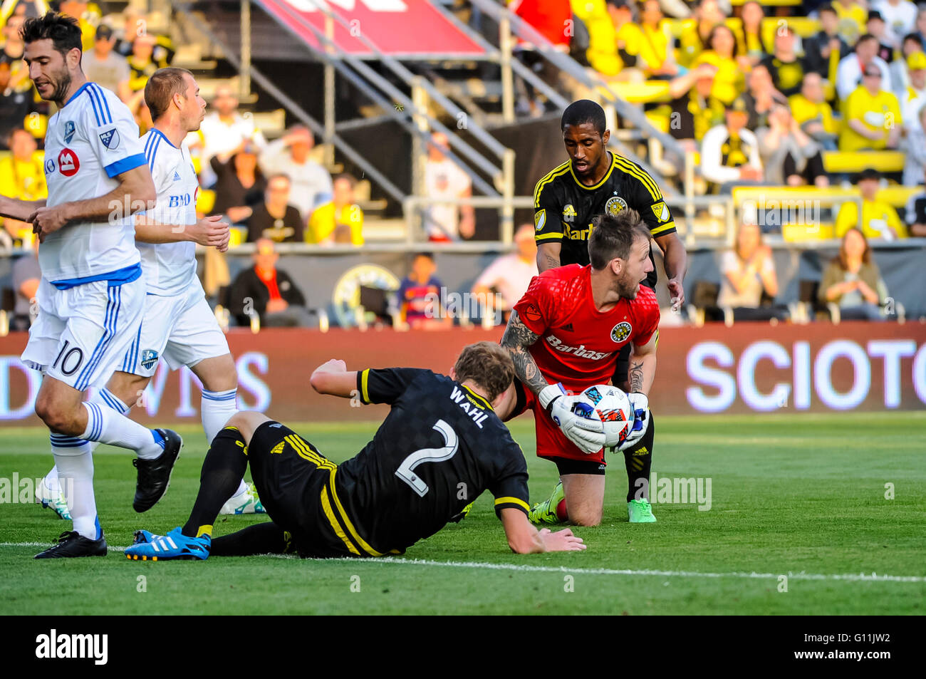 Columbus, Ohio, USA. 7th May, 2016. Columbus Crew SC goalkeeper Steve ...