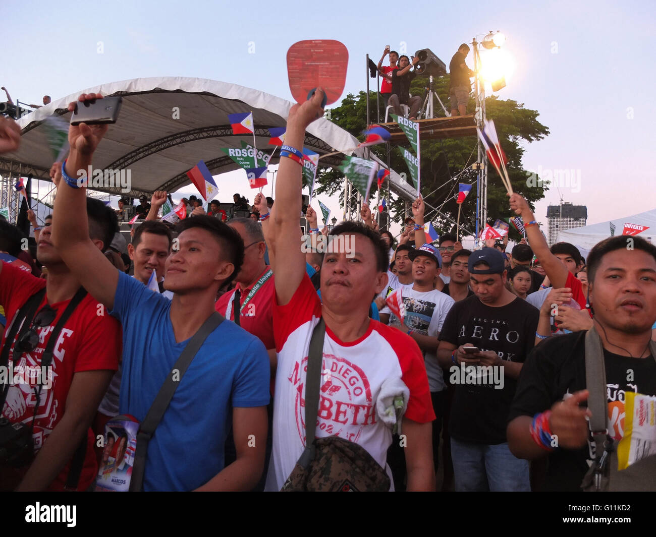 Manila, Philippines. 07th May, 2016. Thousands of Filipinos attending ...