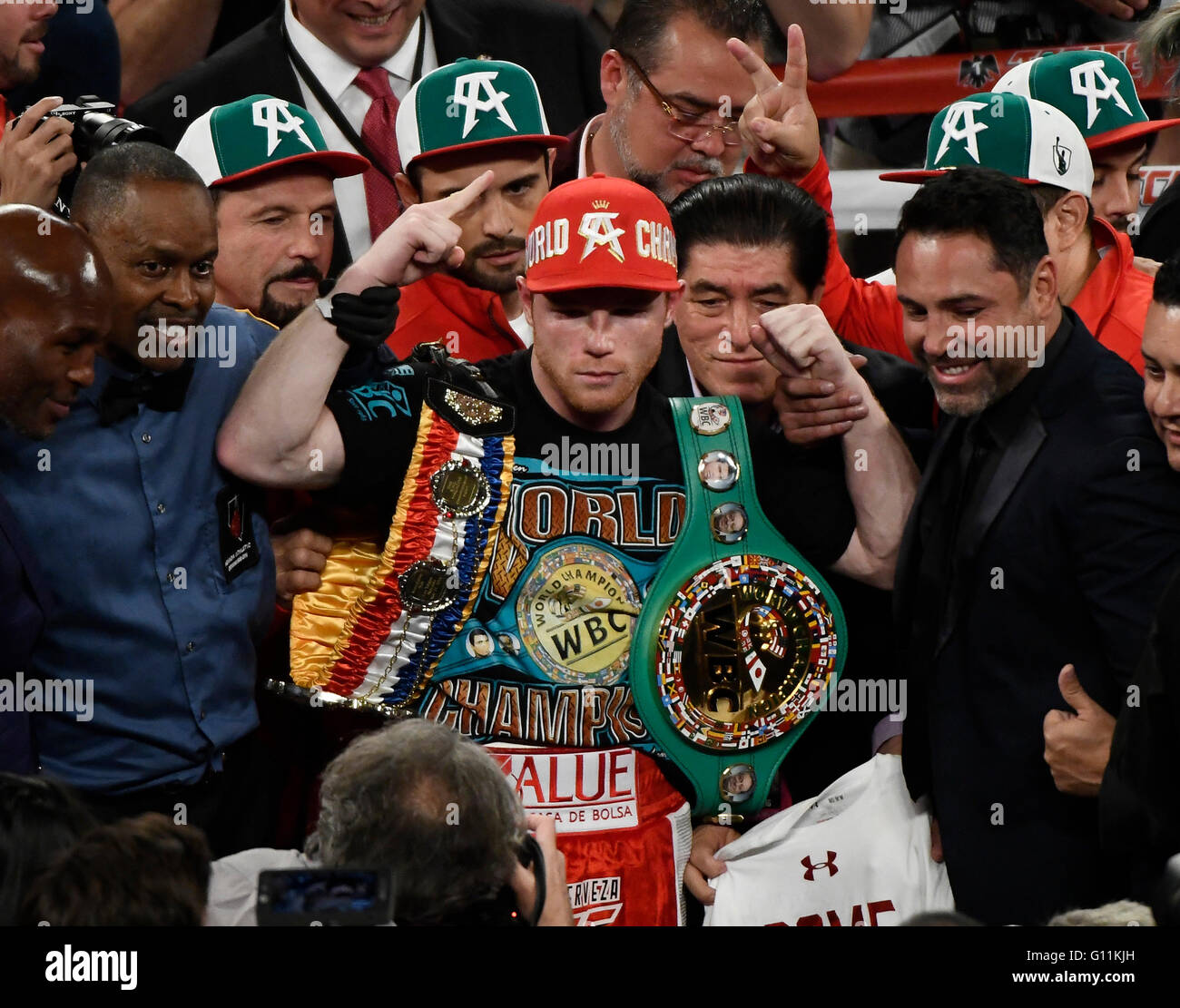 Canelo alvarez belt hi-res stock photography and images - Alamy