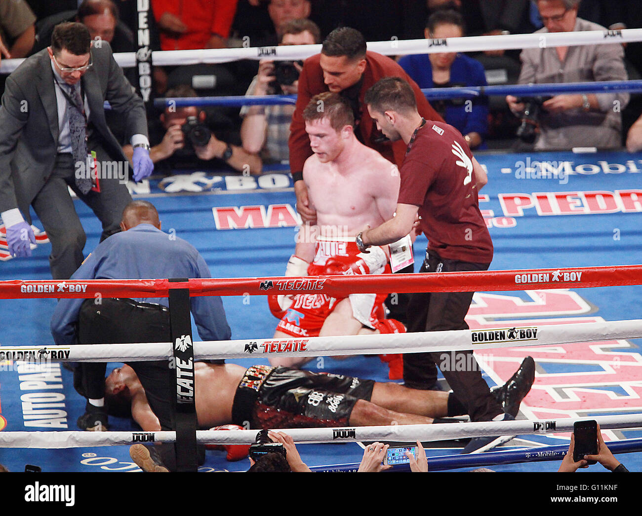 Las Vegas, Nevada, USA. 7th May, 2016. WBC Middleweight champion Saul ...