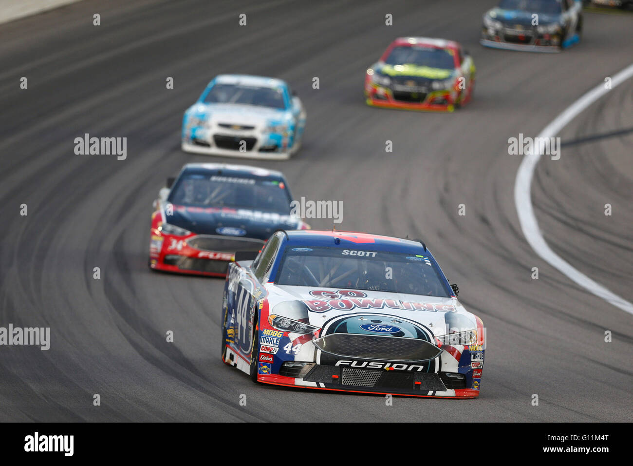 Kansas City, KS, USA. 7th May, 2016. Brian Scott (44) battles for ...