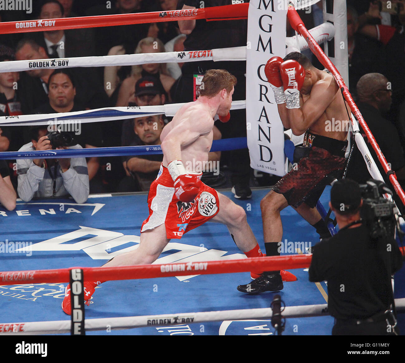 Las Vegas, Nevada, USA. 7th May, 2016. WBC Middleweight Champion Canelo ...