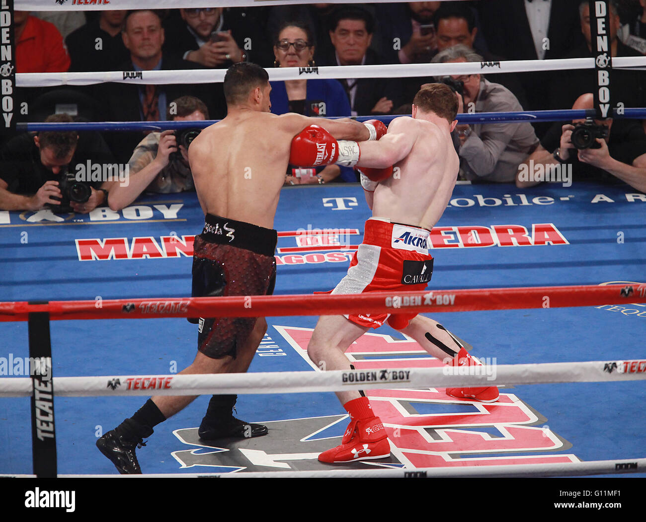 Las Vegas, Nevada, USA. 7th May, 2016. WBC Middleweight Champion Canelo ...