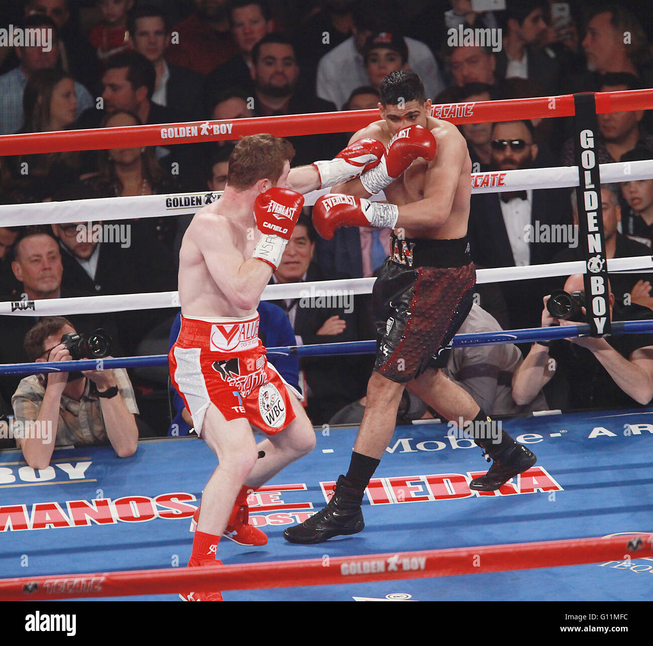 Las Vegas, Nevada, USA. 7th May, 2016. WBC Middleweight Champion Canelo ...