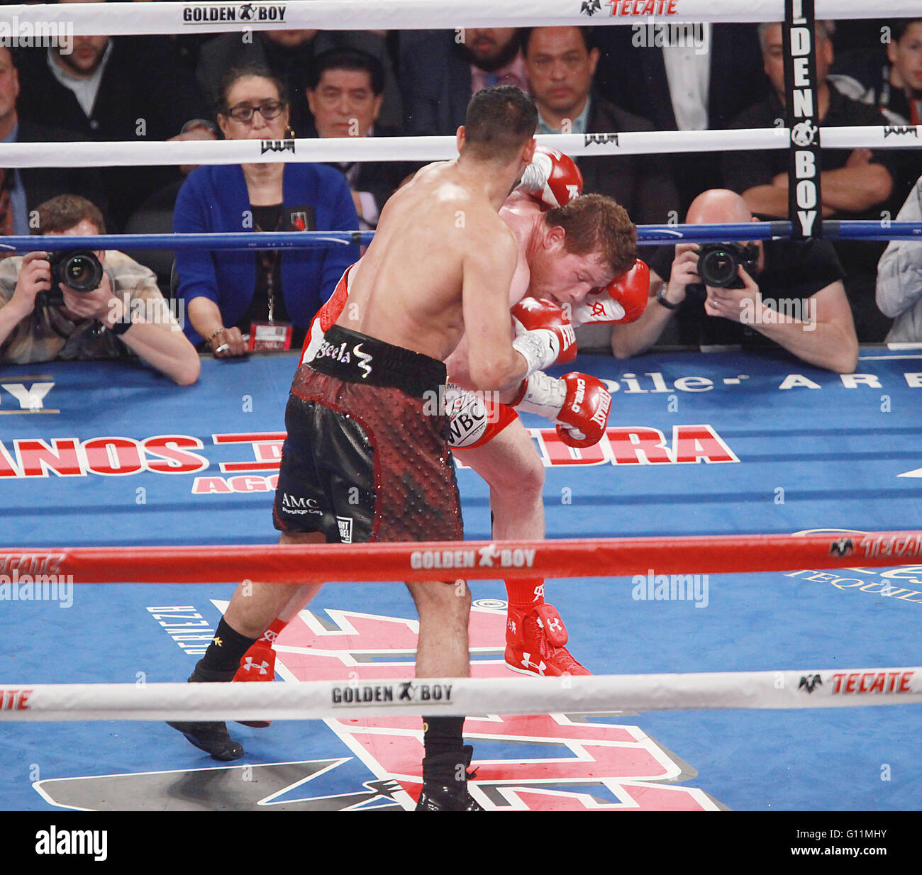Las Vegas, Nevada, USA. 7th May, 2016. WBC Middleweight Champion Canelo ...