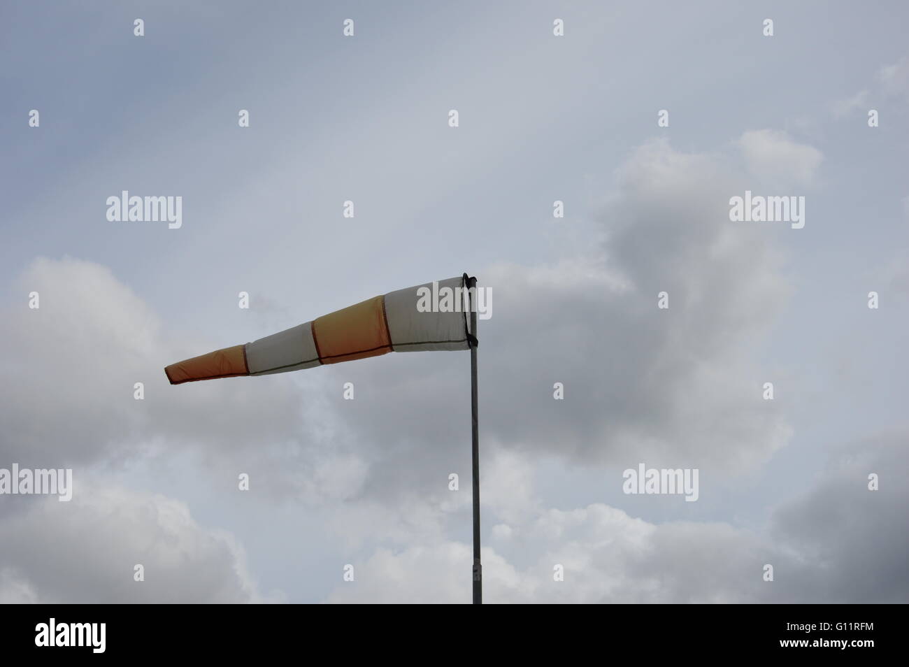Wind arrow hi-res stock photography and images - Alamy