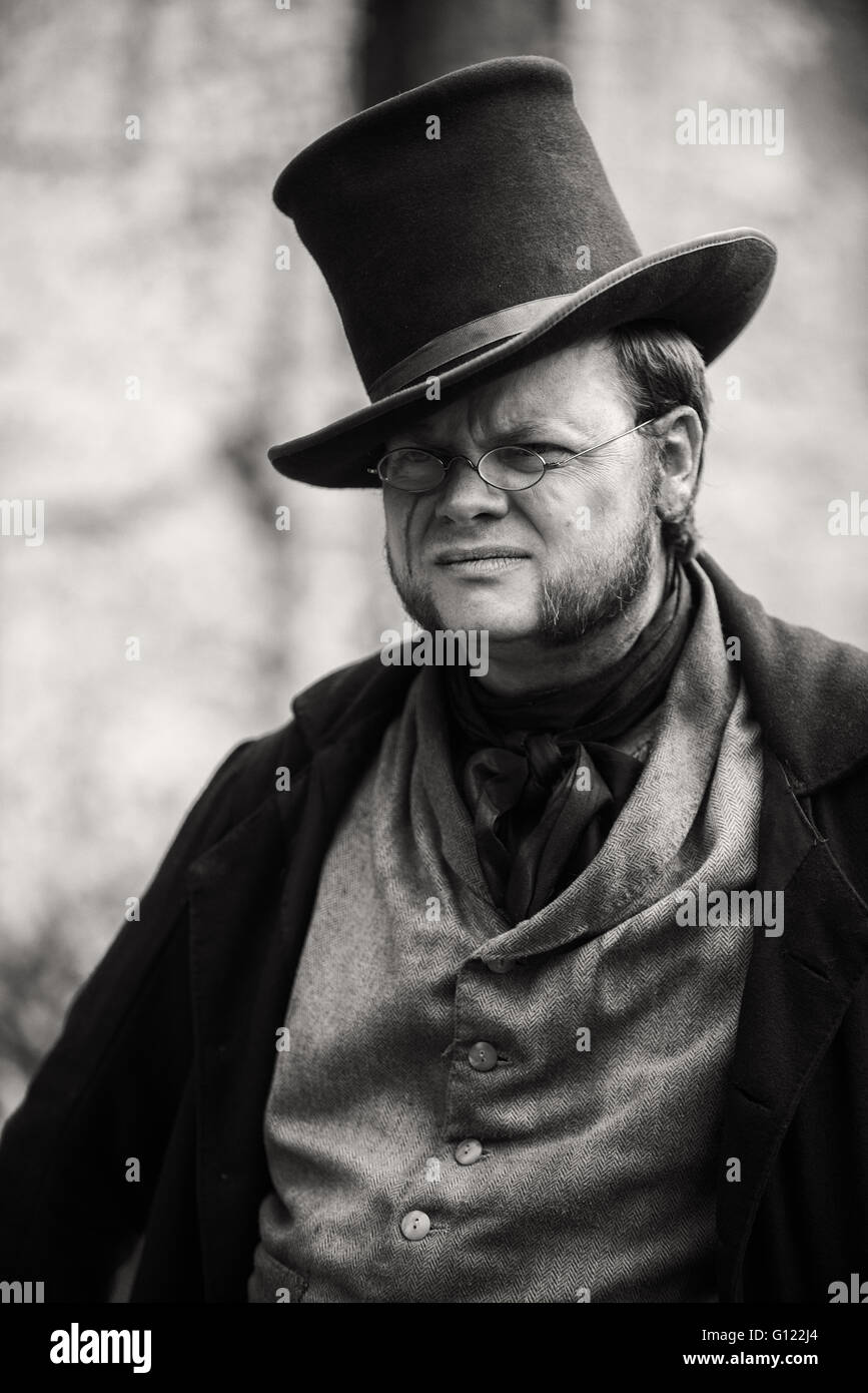 Ragged victorians hi-res stock photography and images - Alamy
