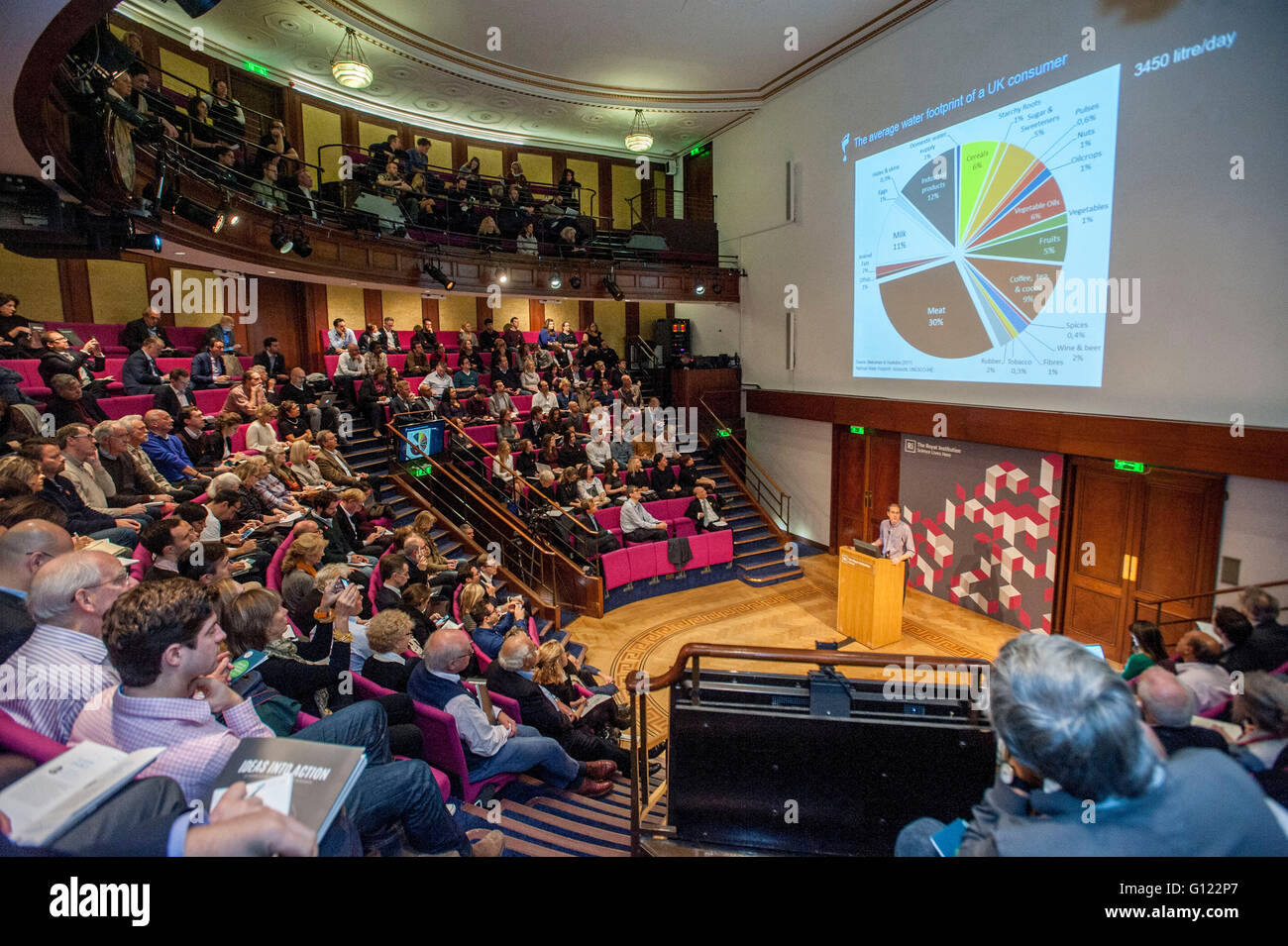 Conference scientists hi-res stock photography and images - Alamy