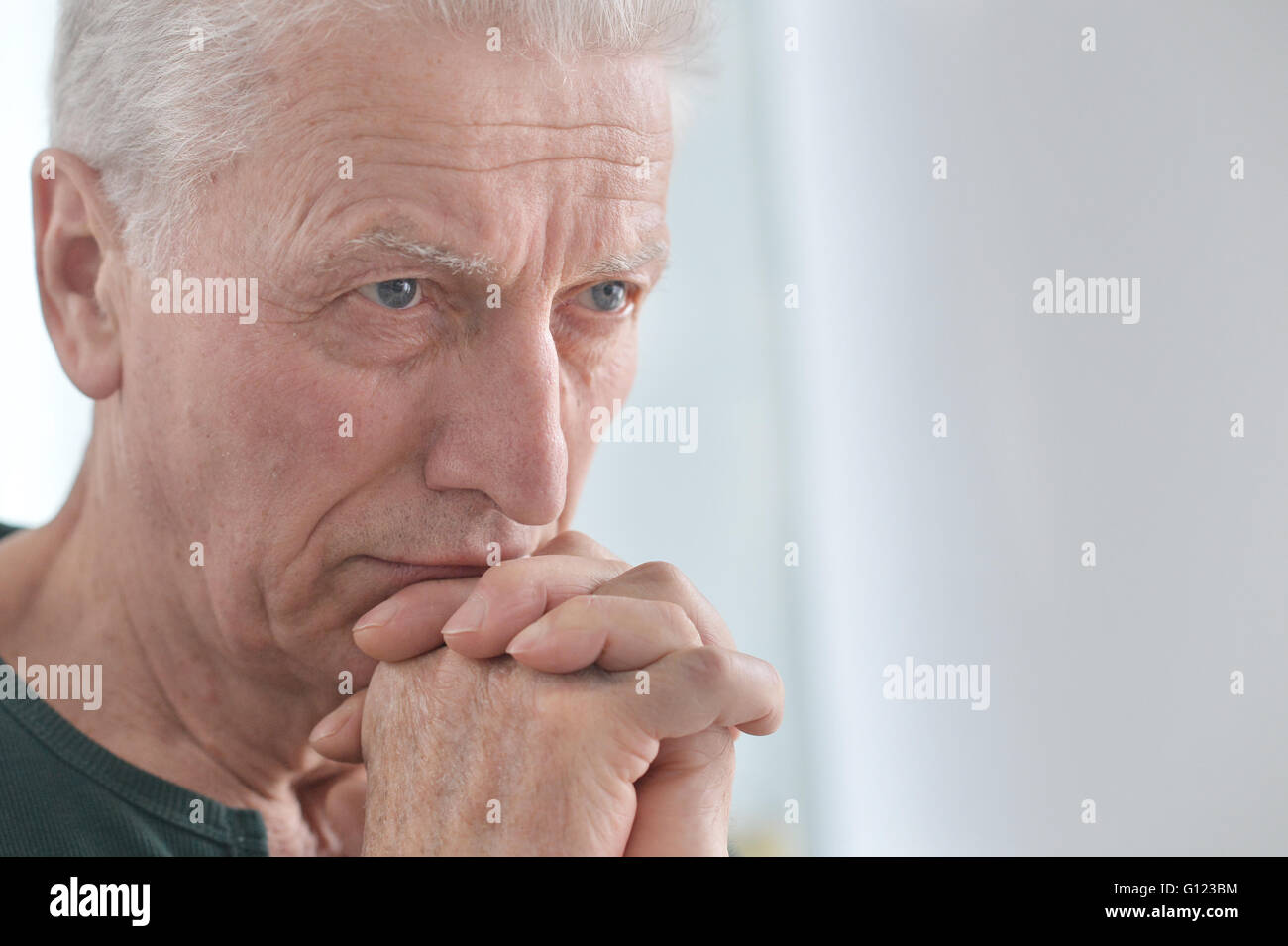 Grandpa sad hi-res stock photography and images - Alamy