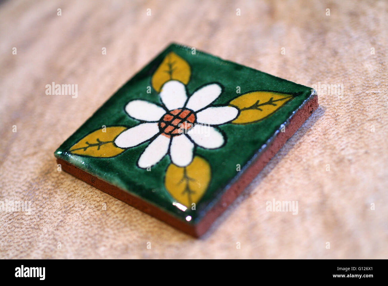 Flower tiles hi-res stock photography and images - Alamy