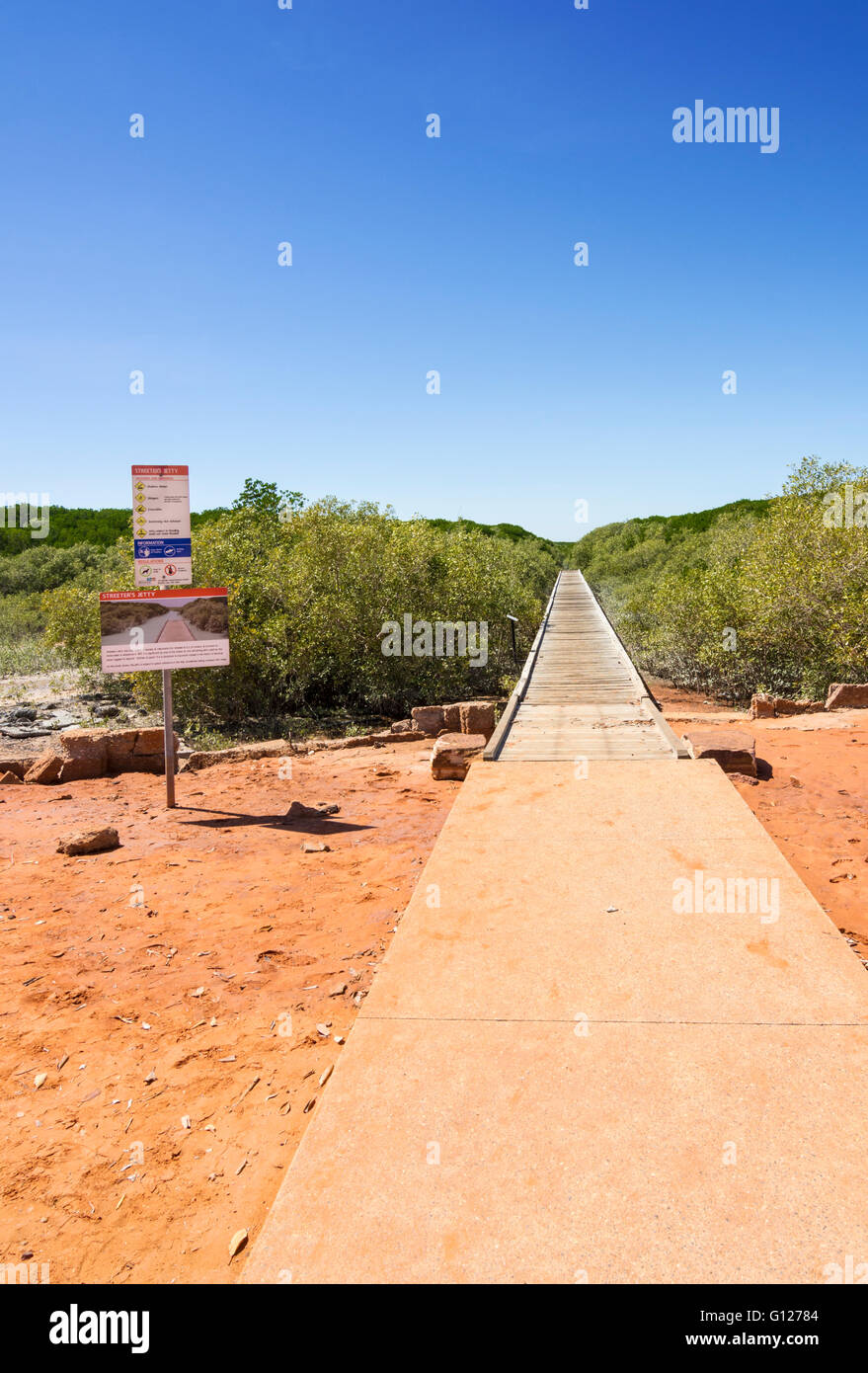 Streeter's Jetty at low tide, Broome, Kimberley, Western Australia ...
