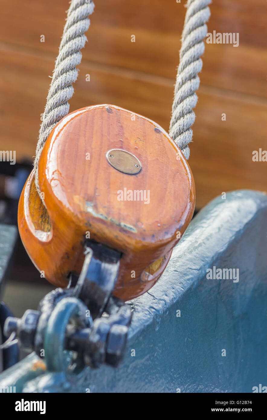 Old ship rope hi-res stock photography and images - Alamy