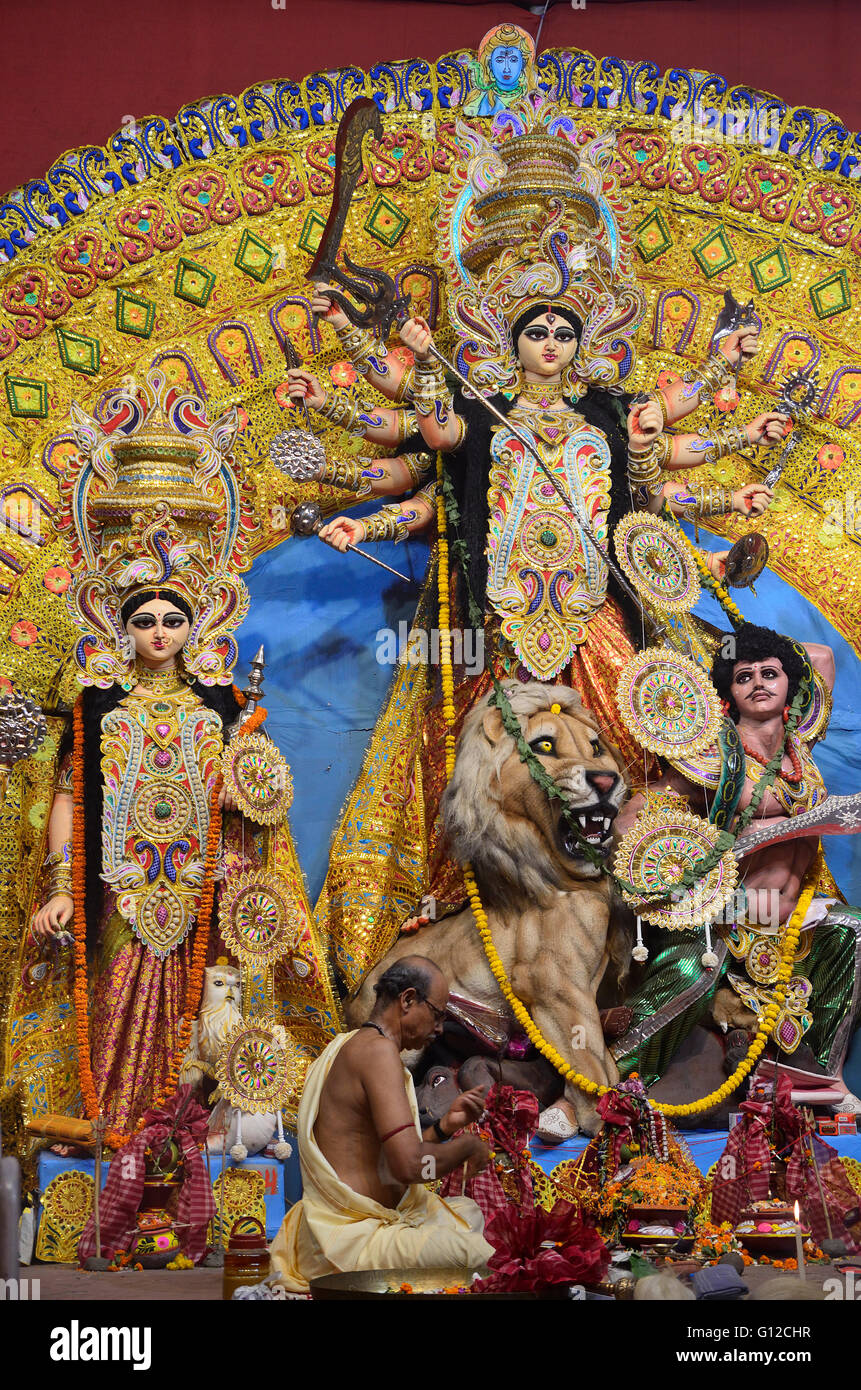 Durga Puja festival, Kolkata, West Bengal, India Stock Photo - Alamy