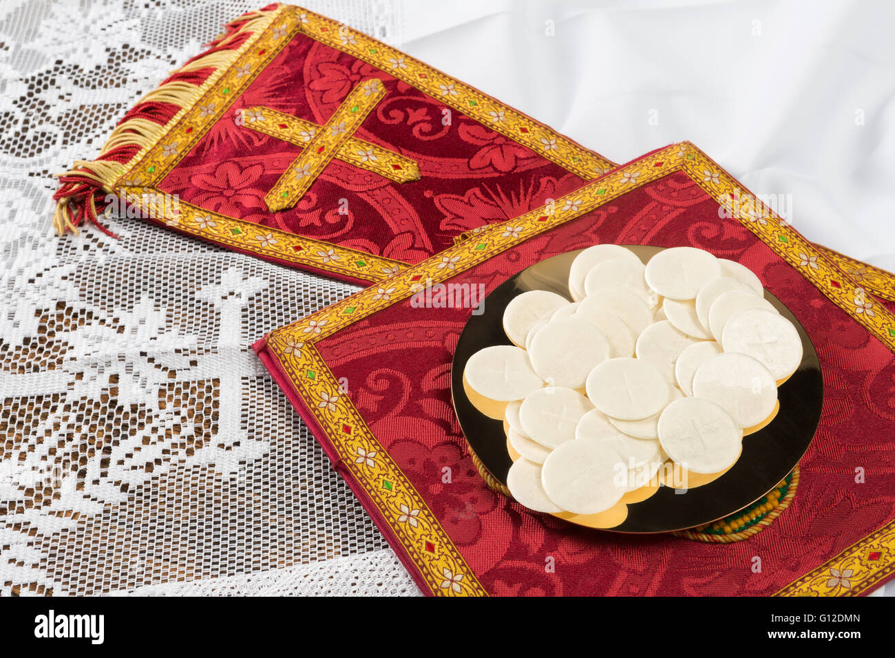 Sacred communion wafers hi-res stock photography and images - Alamy