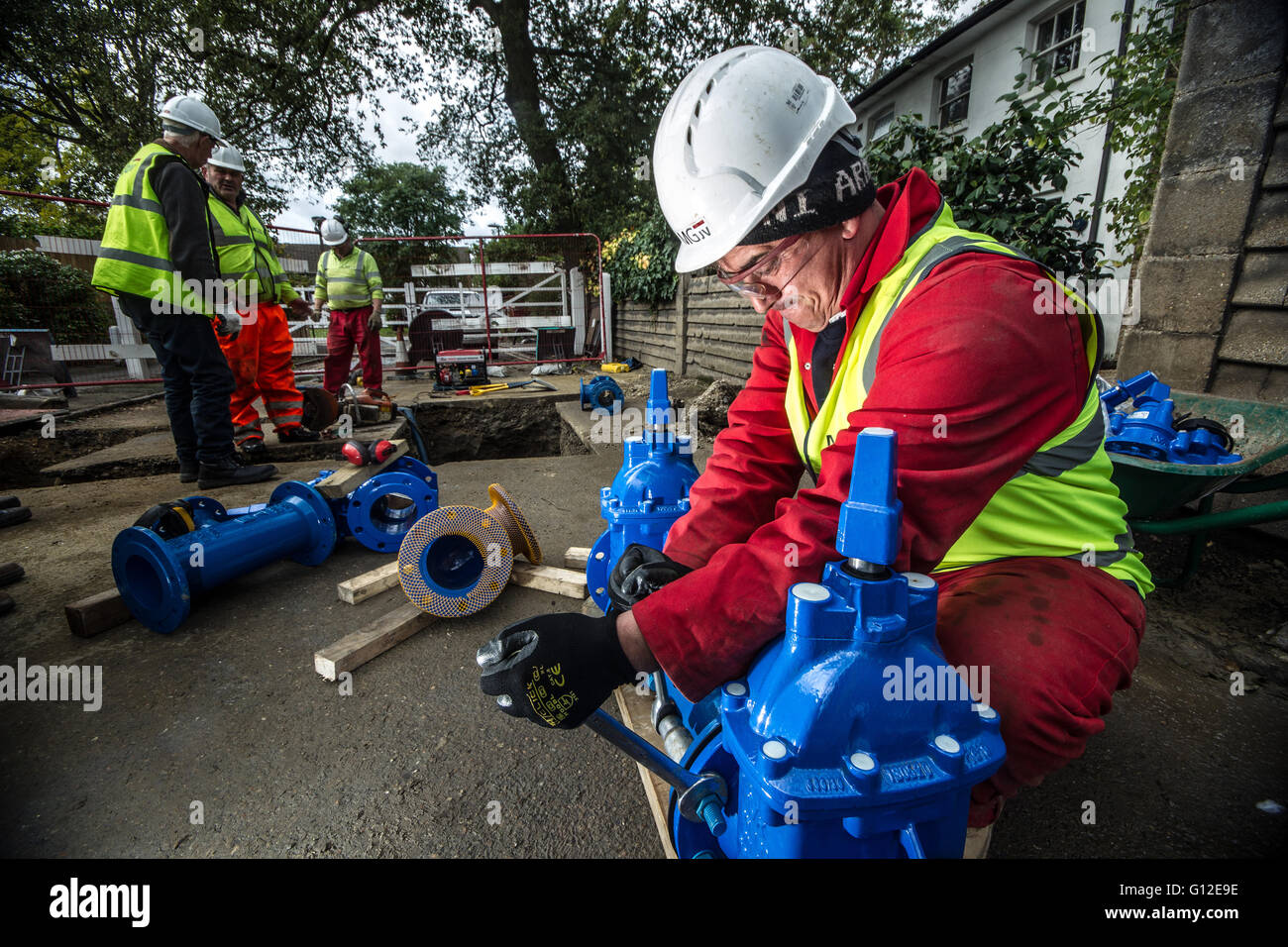 Thames Water Workers servicing network Stock Photo - Alamy