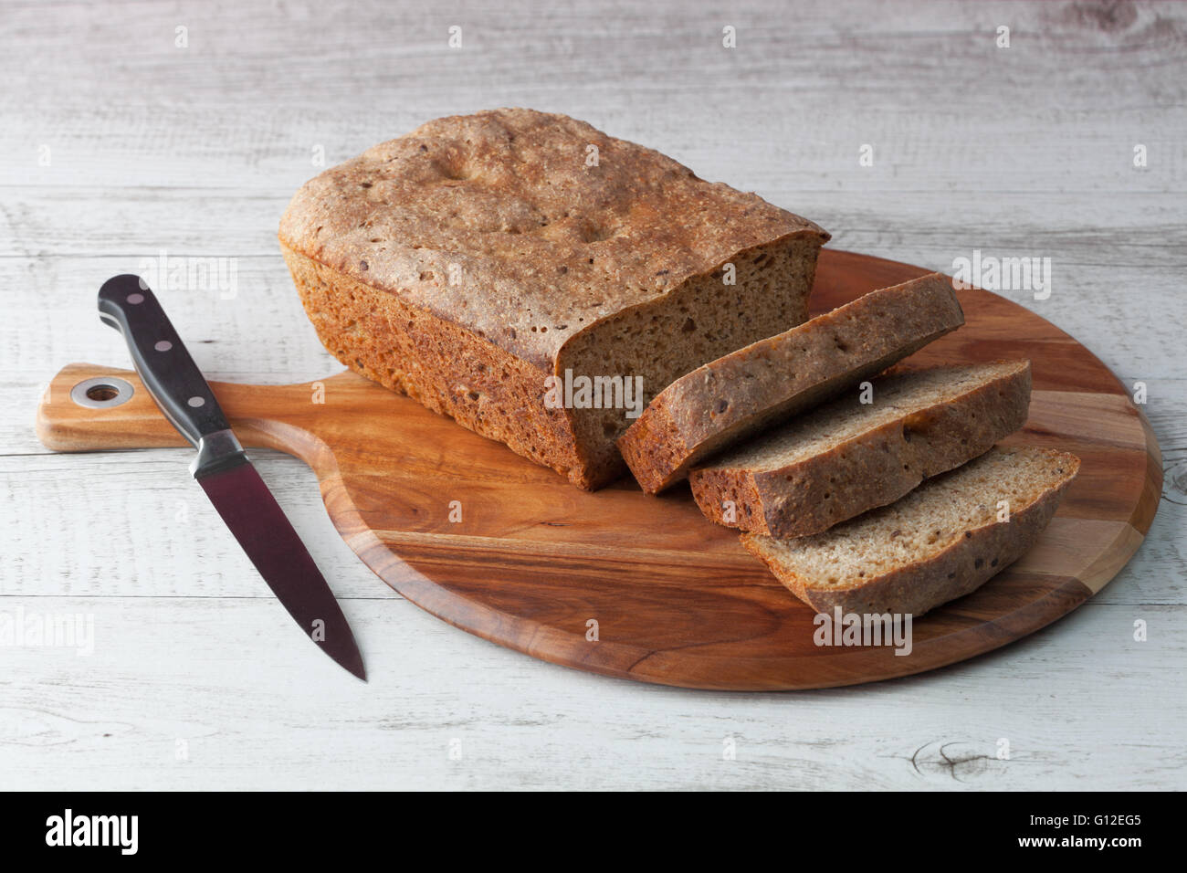 Dark rye bread hi-res stock photography and images - Alamy