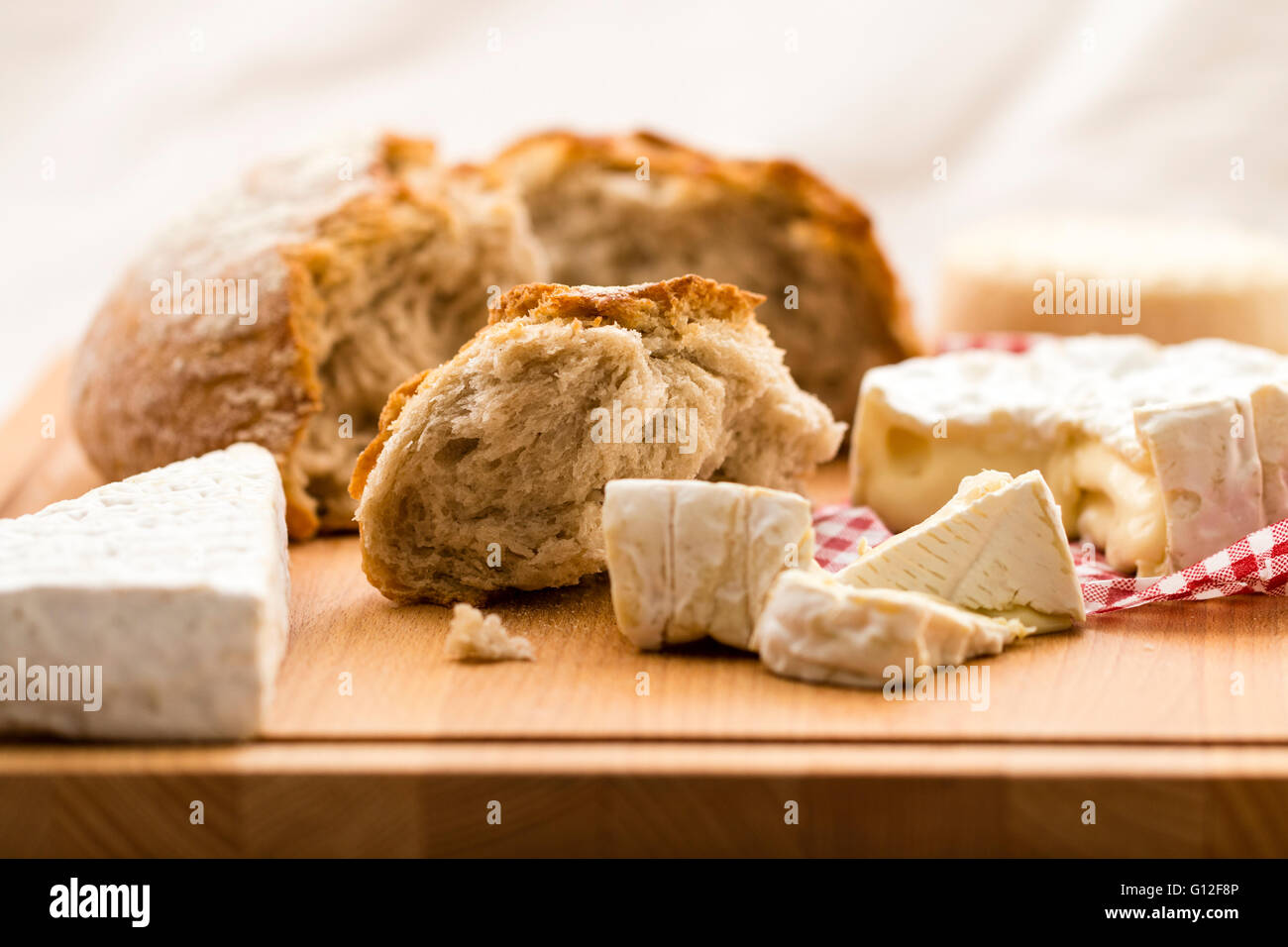 Round camembert cheese hi-res stock photography and images - Alamy