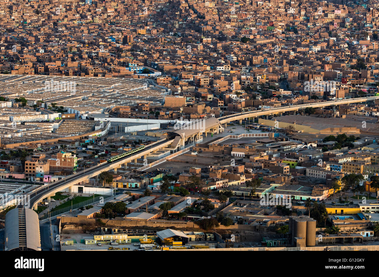 Lima metro 1 hi-res stock photography and images - Alamy