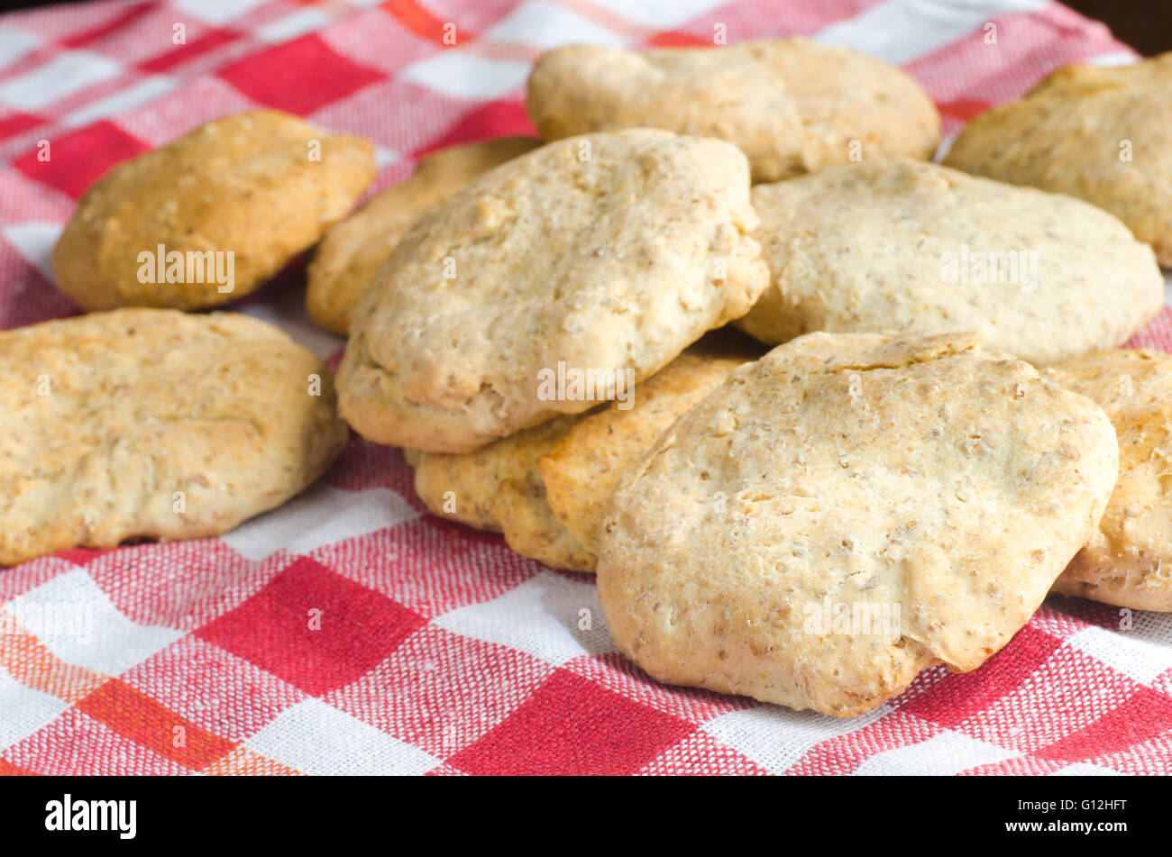 Fresh baked crunchy wholegrain hi-res stock photography and images - Alamy
