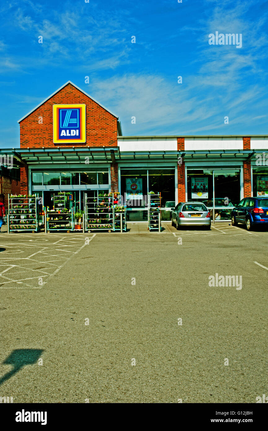 Aldi stores hi-res stock photography and images - Alamy