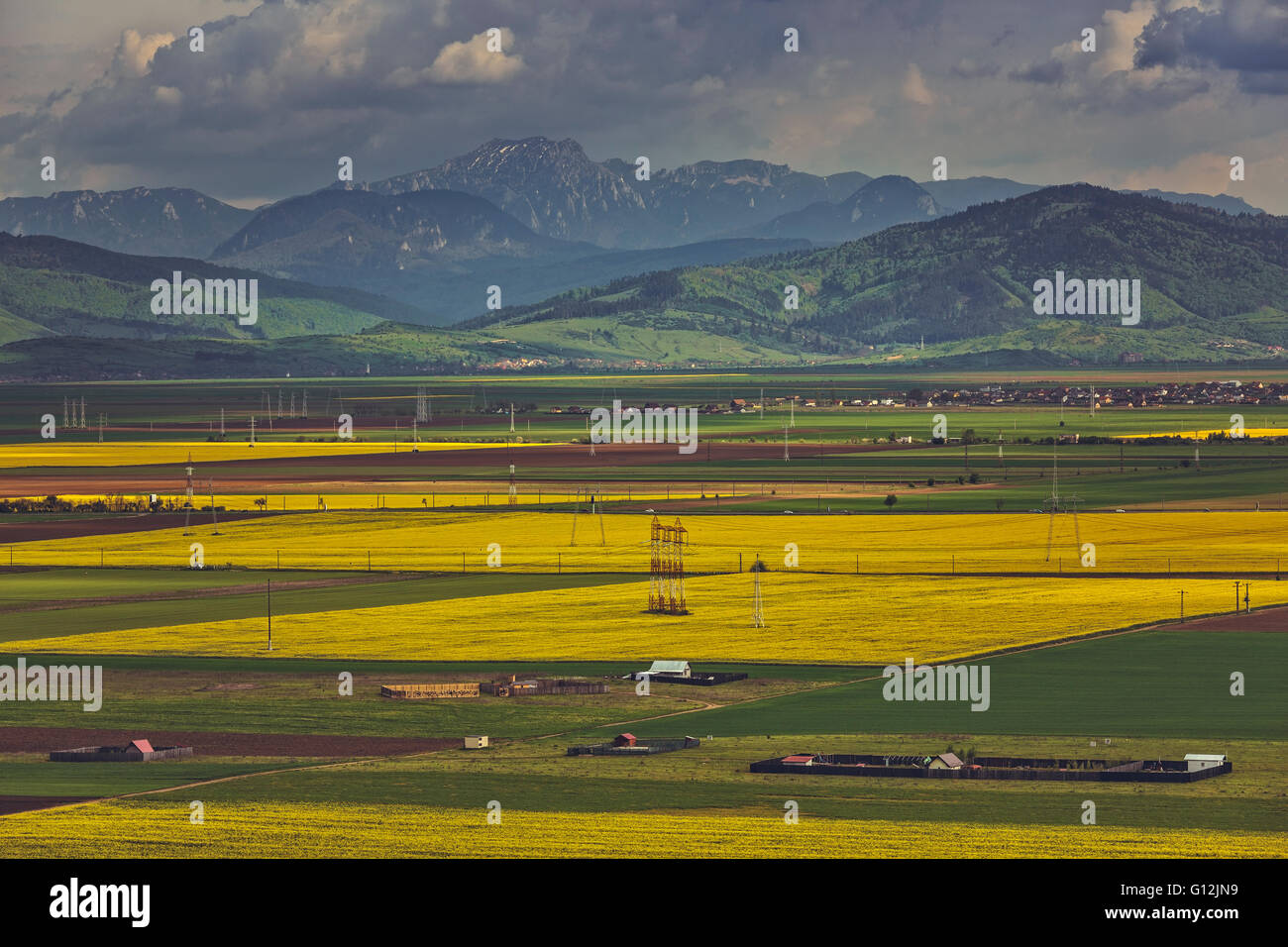 Oil fields romania hi-res stock photography and images - Alamy