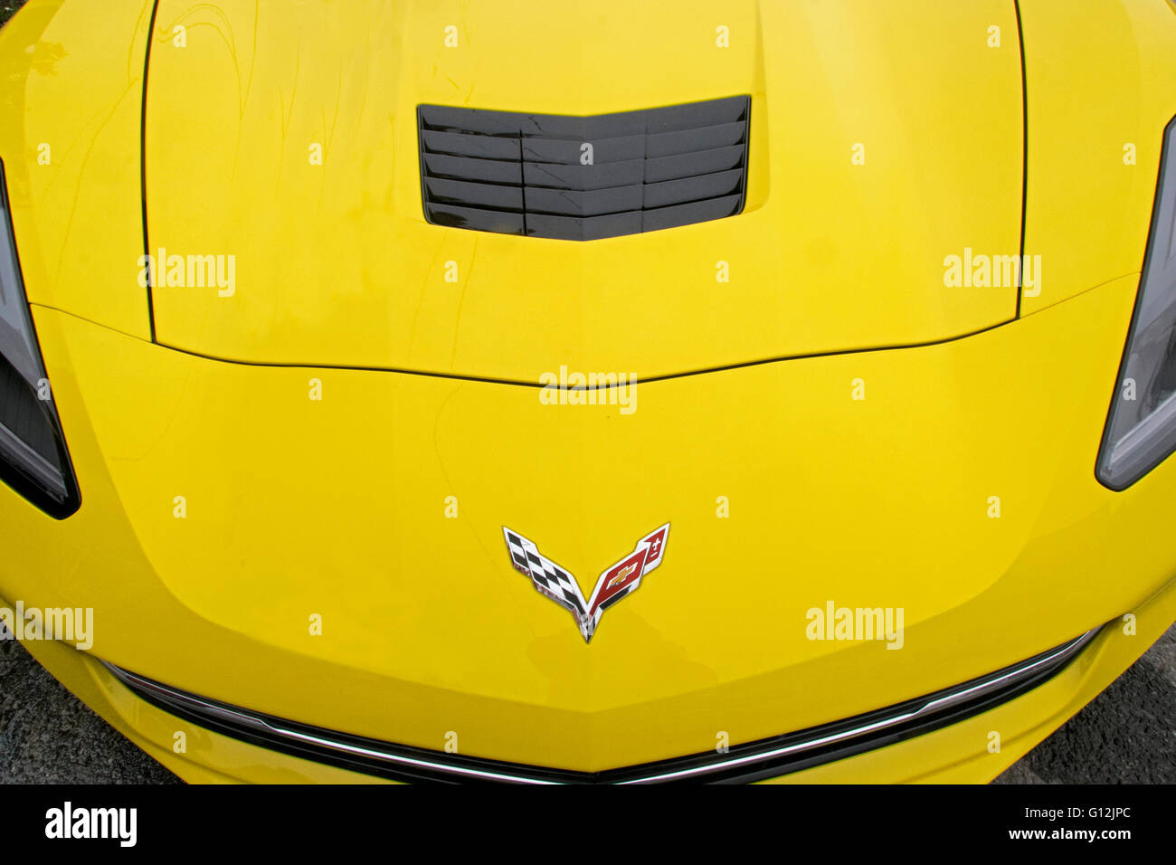 Yellow corvette hi-res stock photography and images - Alamy