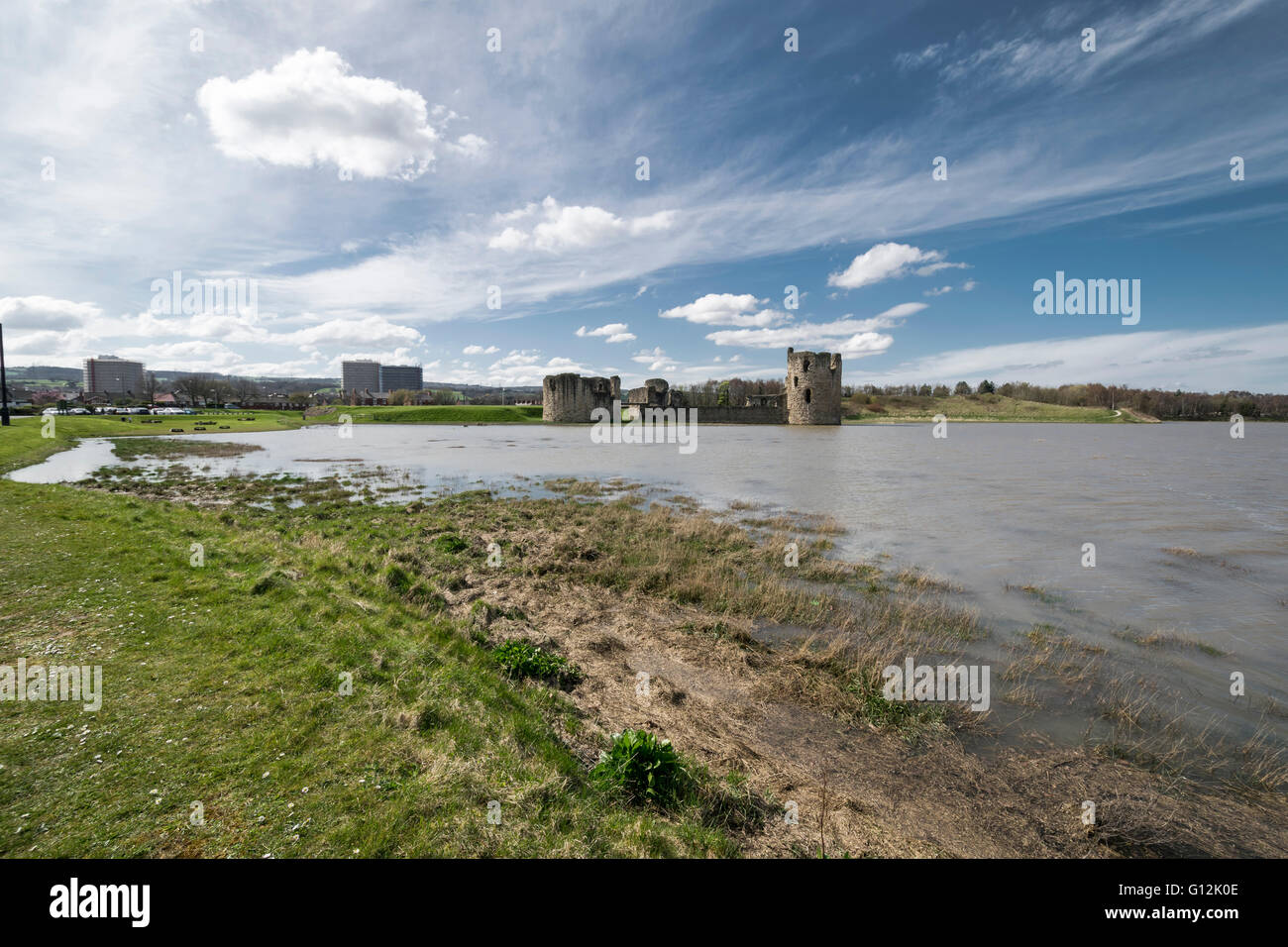 Castle on the dee estuary hi-res stock photography and images - Alamy