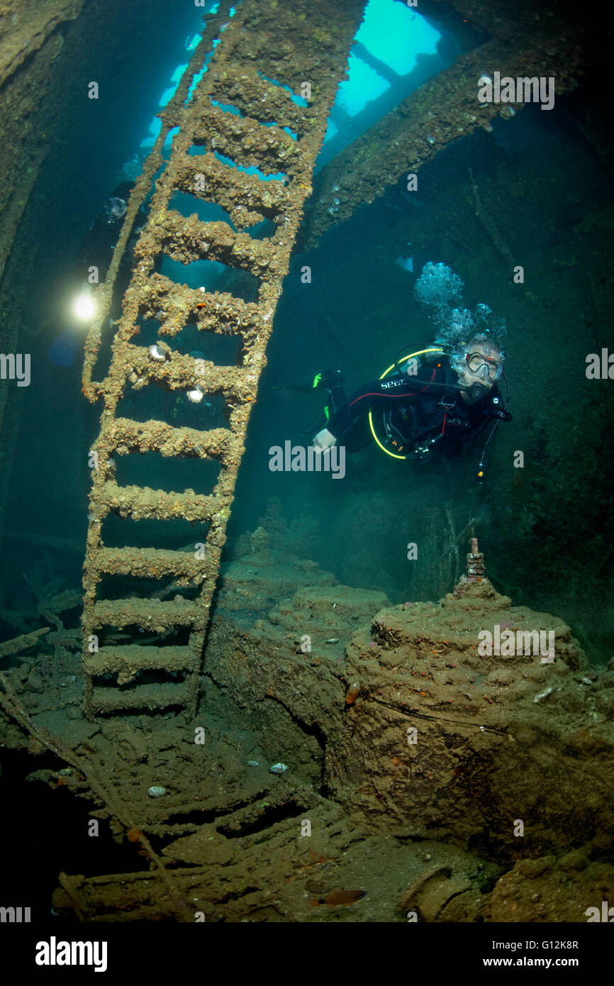 Machine wreck hi-res stock photography and images - Alamy