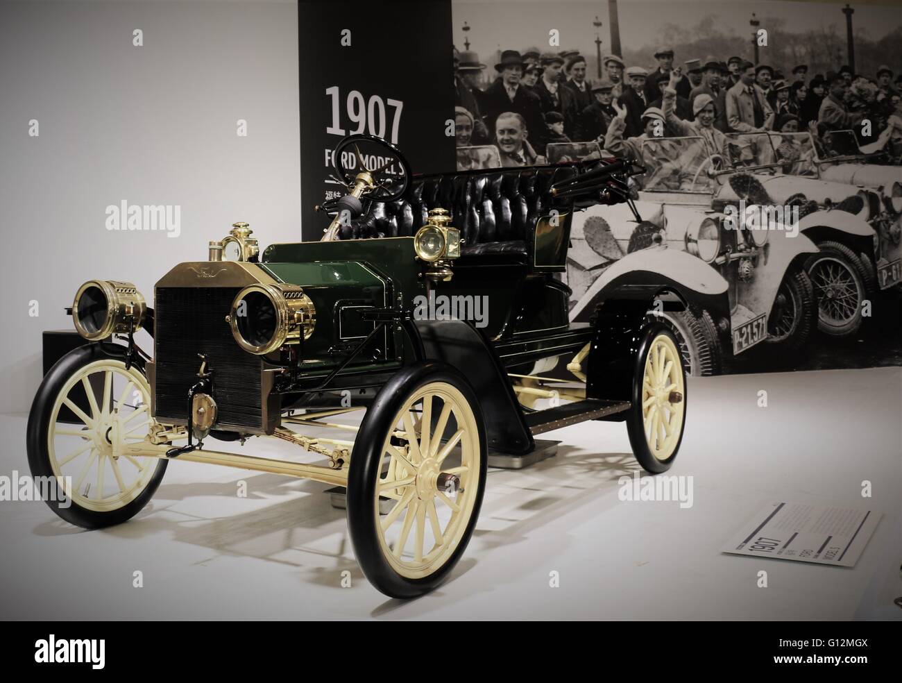 Classic cars, Ford 1907 Ford Model R captured in Shanghai formula one ...