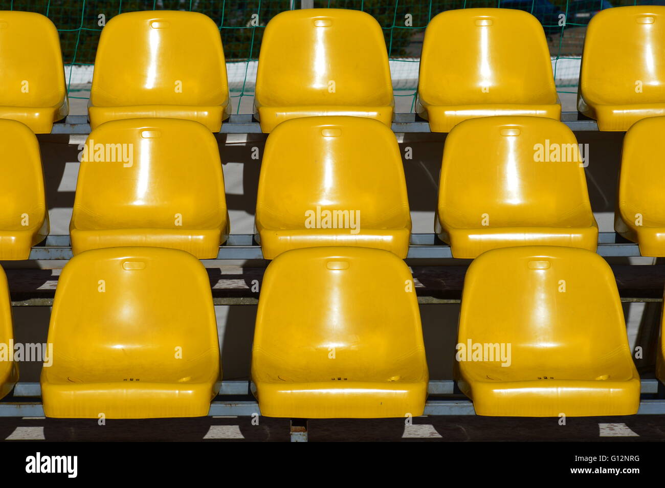 Seats benches hi-res stock photography and images - Alamy