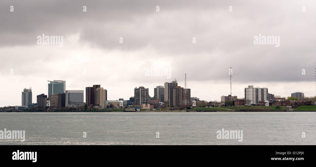 The Detroit River separates the USA and Canada Stock Photo - Alamy