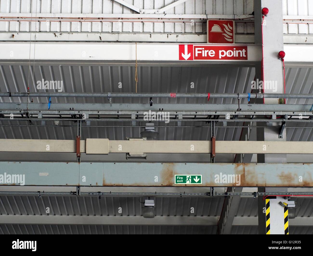 Exit signs hi-res stock photography and images - Alamy