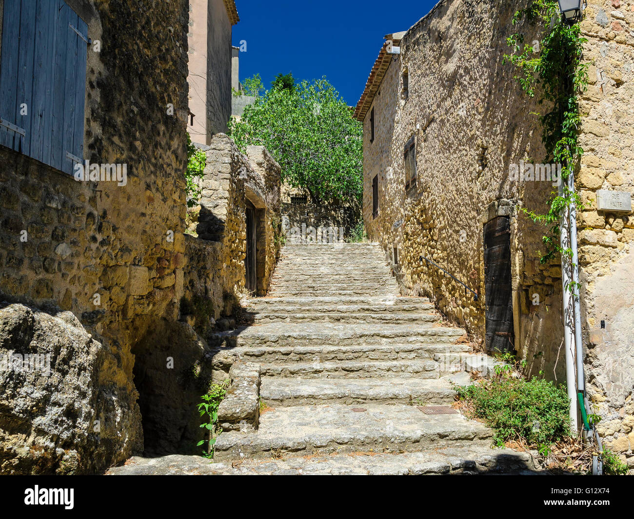 VAUGINES, VAUCLUSE 84 FRANCE Stock Photo - Alamy