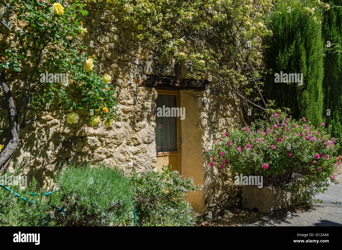 Vaugines France High Resolution Stock Photography and Images - Alamy