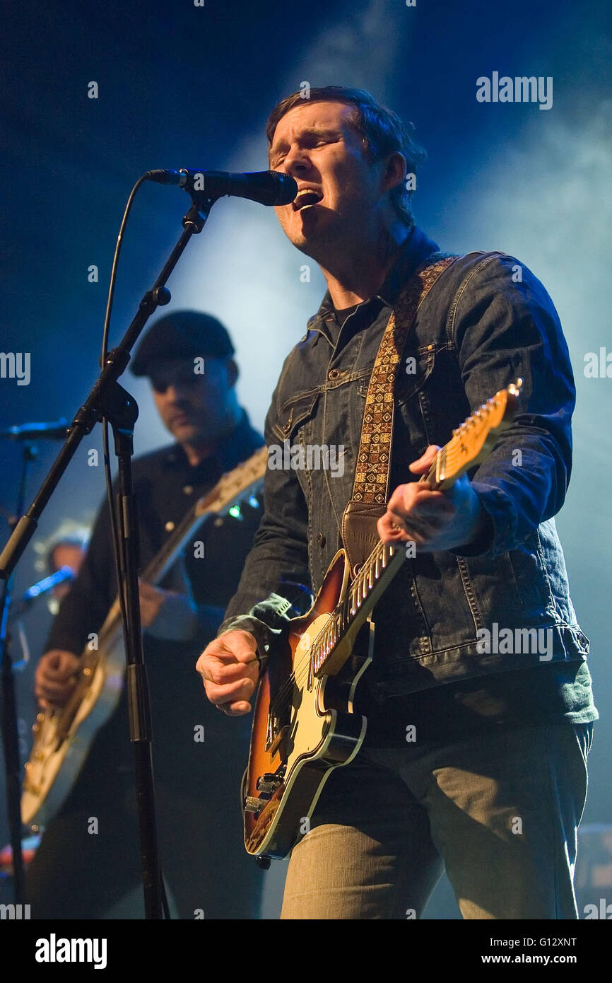 Brian Fallon, frontman of The Gaslight Anthem, performing on his solo ...