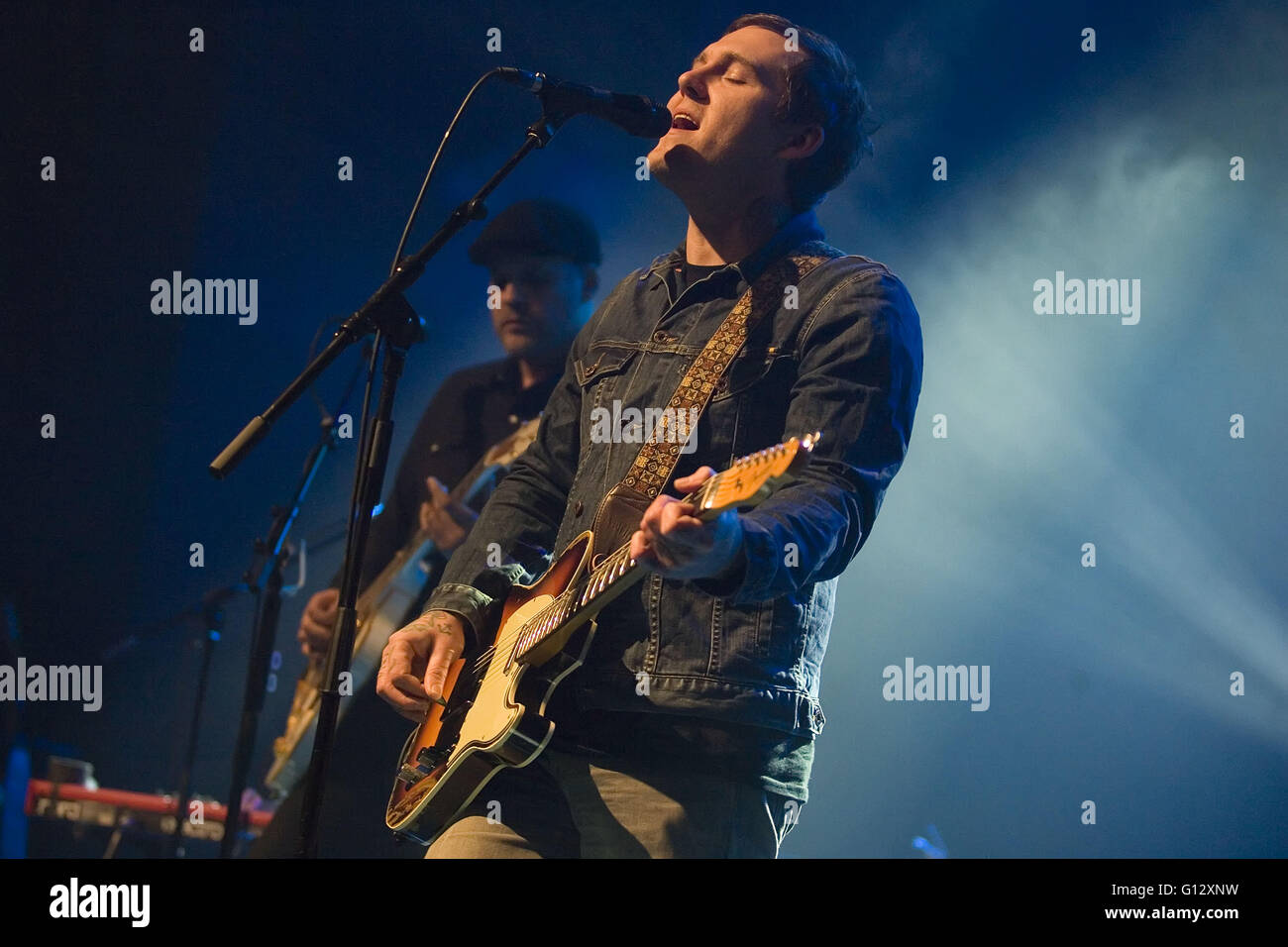 Brian Fallon, frontman of The Gaslight Anthem, performing on his solo ...