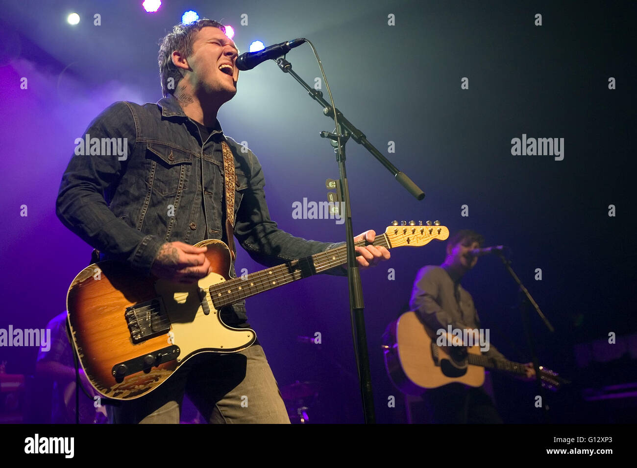 Brian Fallon, frontman of The Gaslight Anthem, performing on his solo ...
