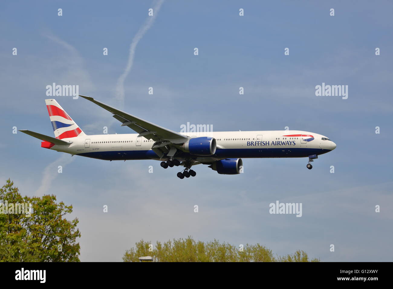 British airways 777 300er hi-res stock photography and images - Alamy