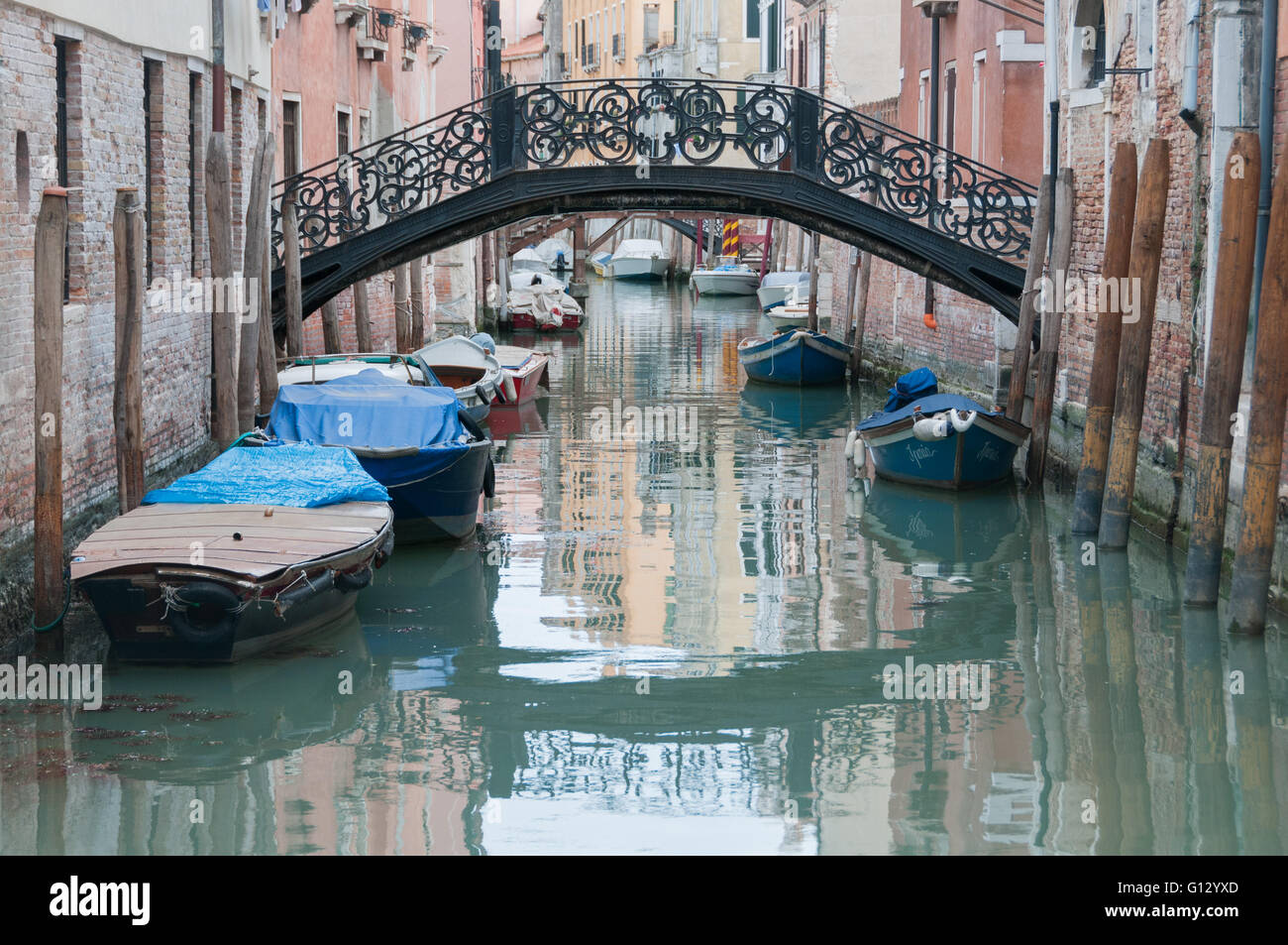 Iron bridge venice italy hi-res stock photography and images - Alamy