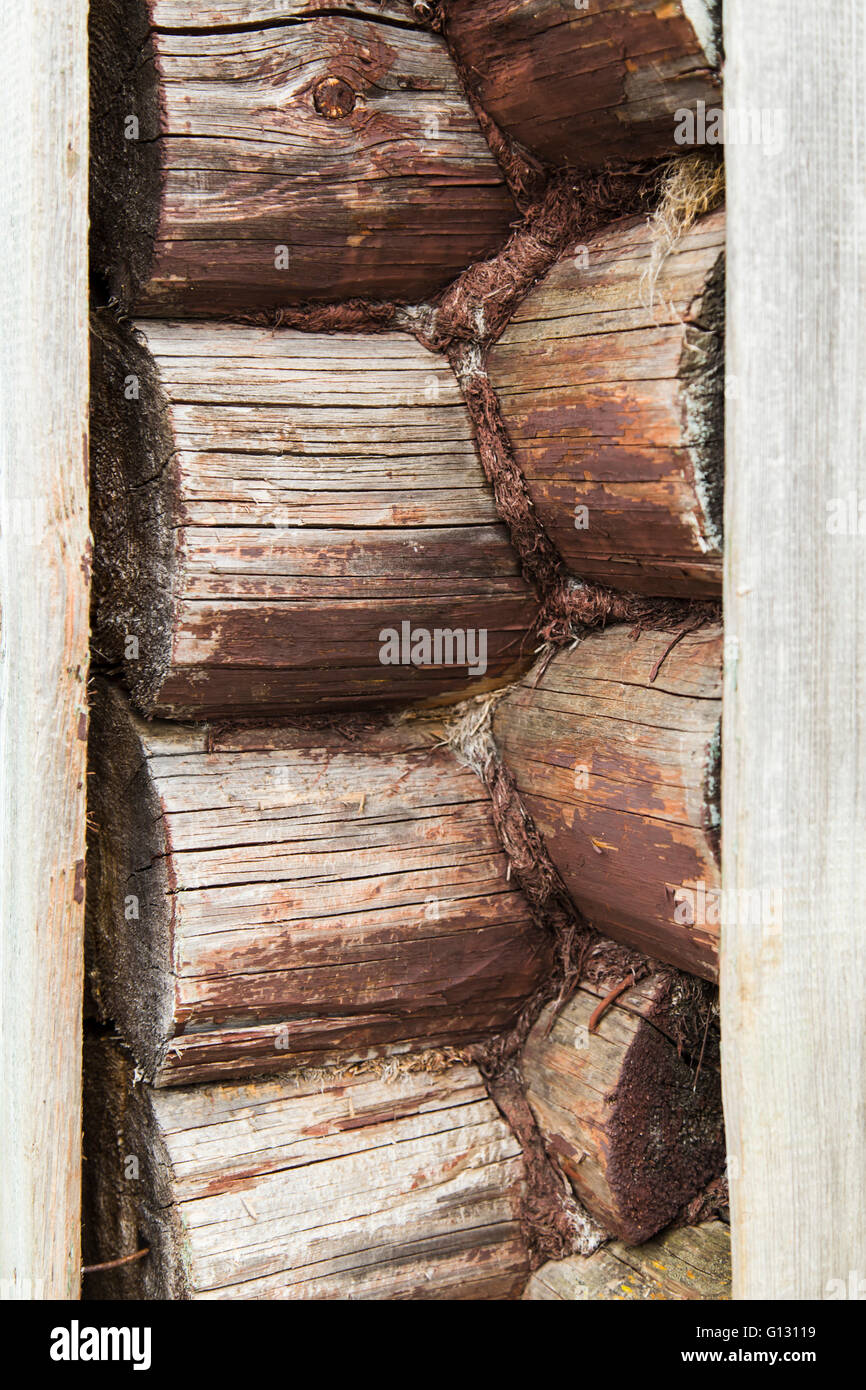 Natural background of a log wall Stock Photo - Alamy