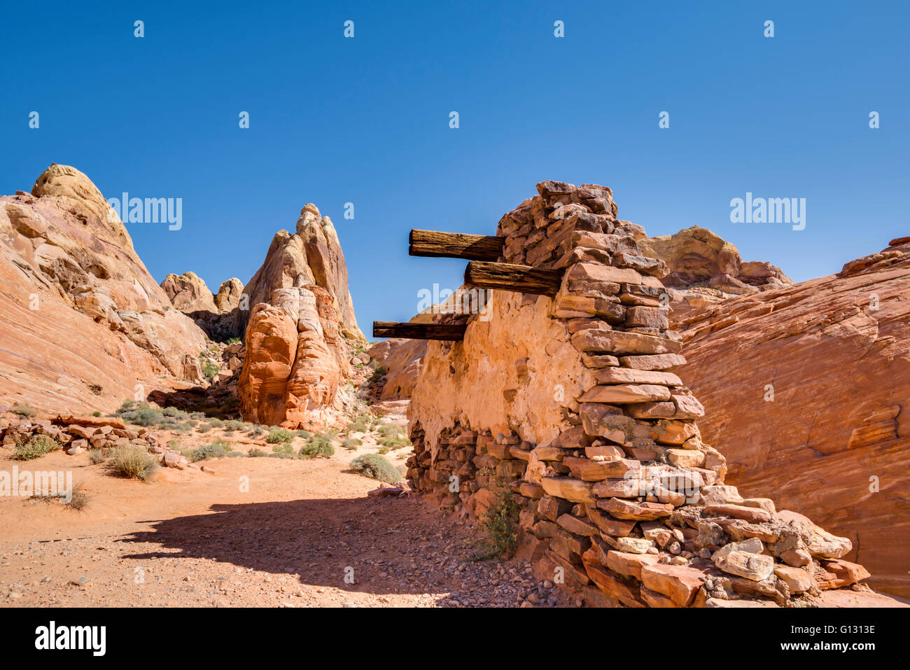 Lancaping Brick Rock Desert Gallery Item Display