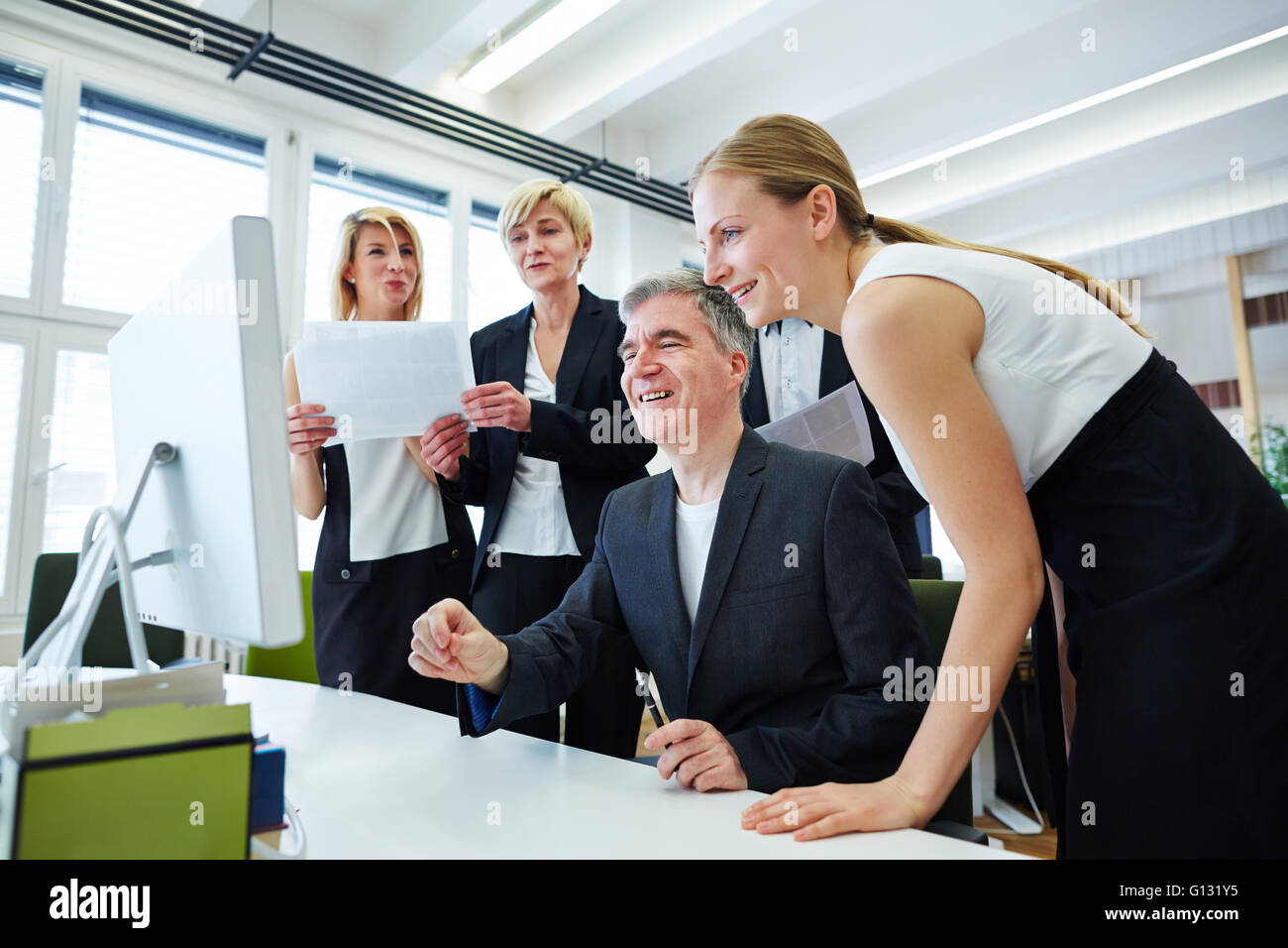Woman making business calls working hi-res stock photography and images ...