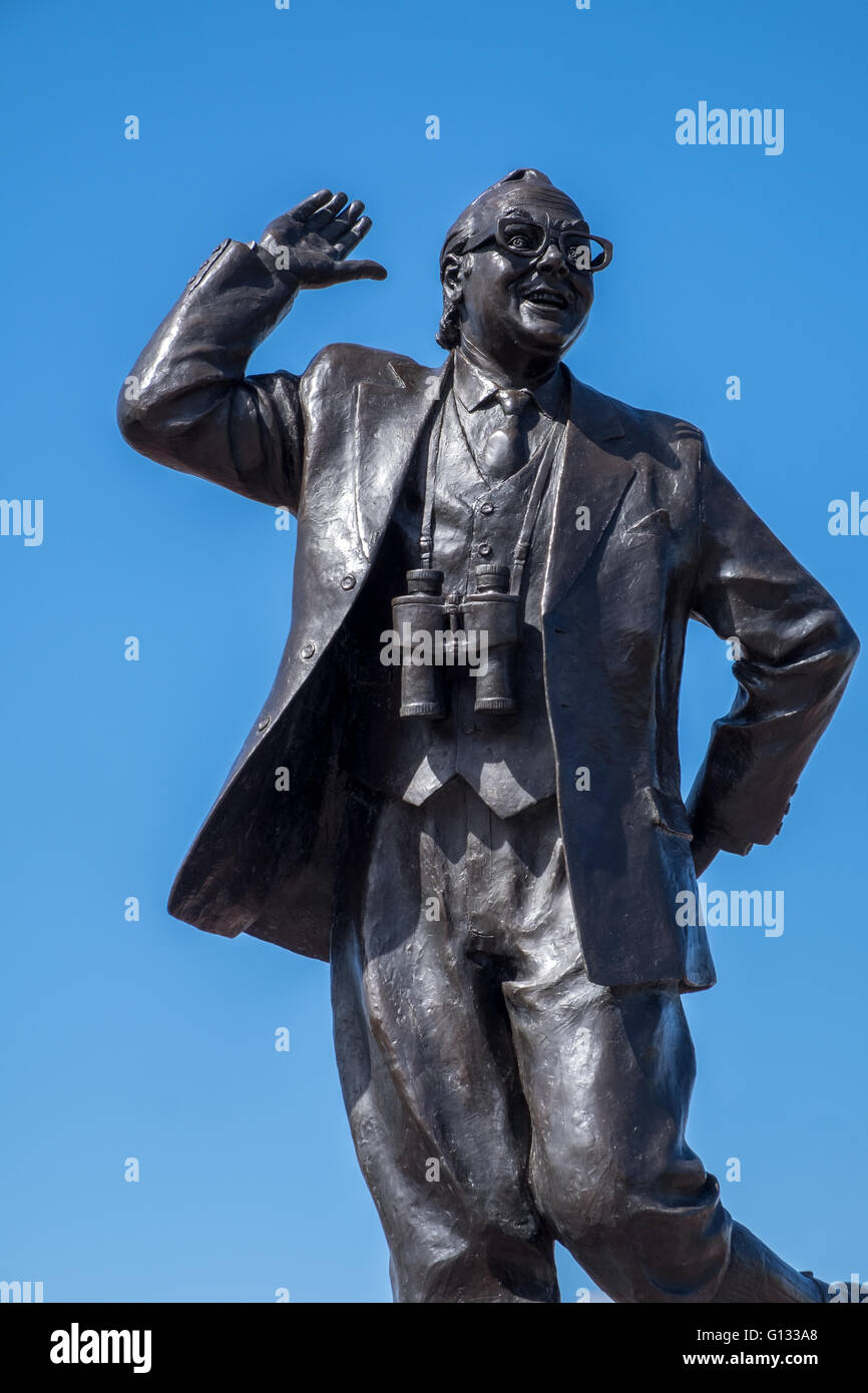Bronze statue of comedian, Eric Morecambe, on the promenade in ...